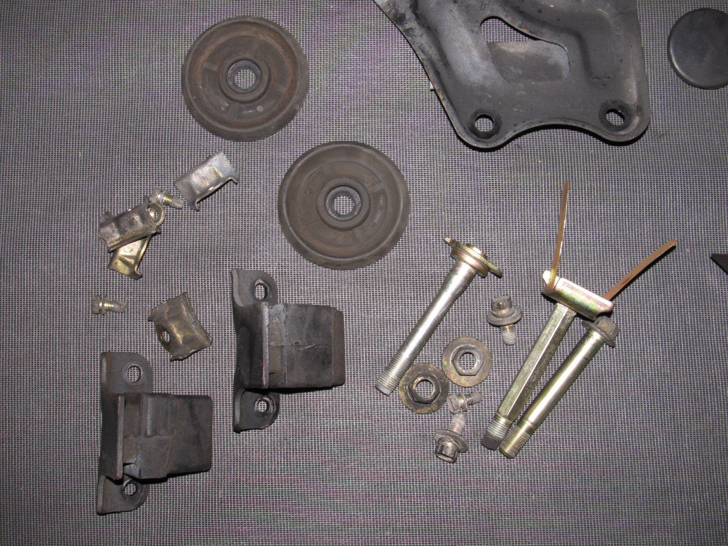 86 87 88 Toyota Supra OEM Rear Sub Frame Bracket Set – Autopartone.com