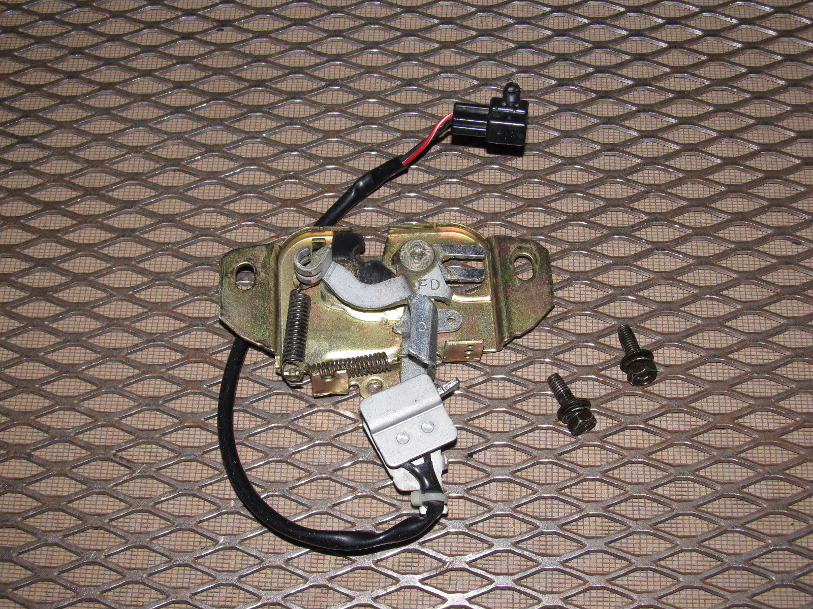 97 98 99 Mitsubishi Eclipse Convertible OEM Trunk Latch Lock – Autopartone