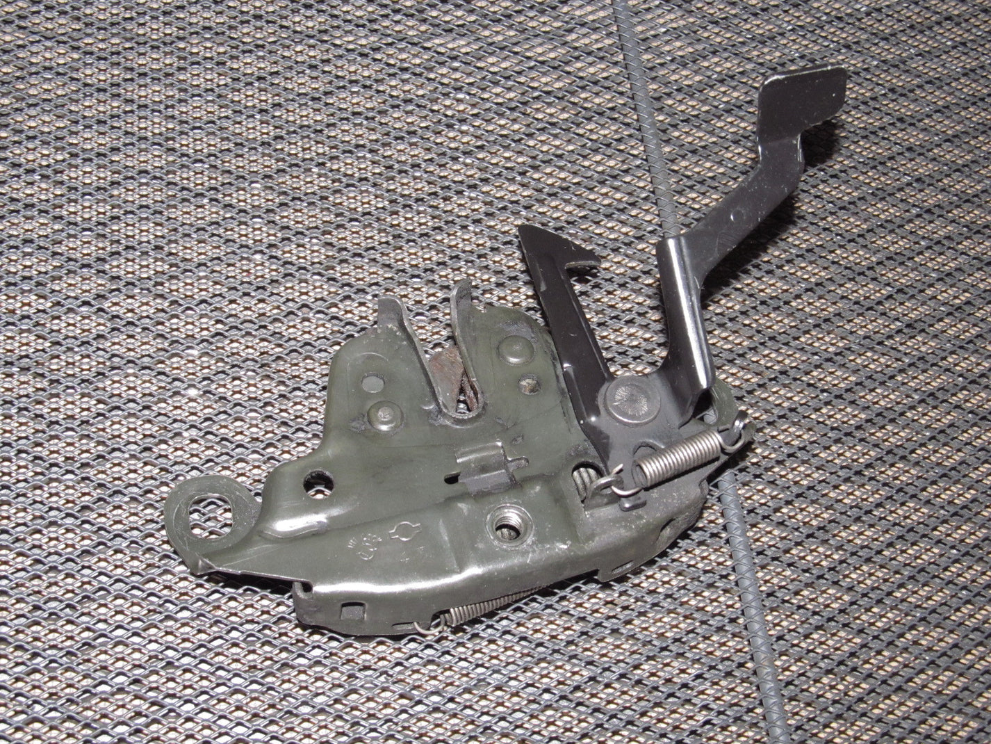90-96 Nissan 300zx OEM Hood Latch – Autopartone