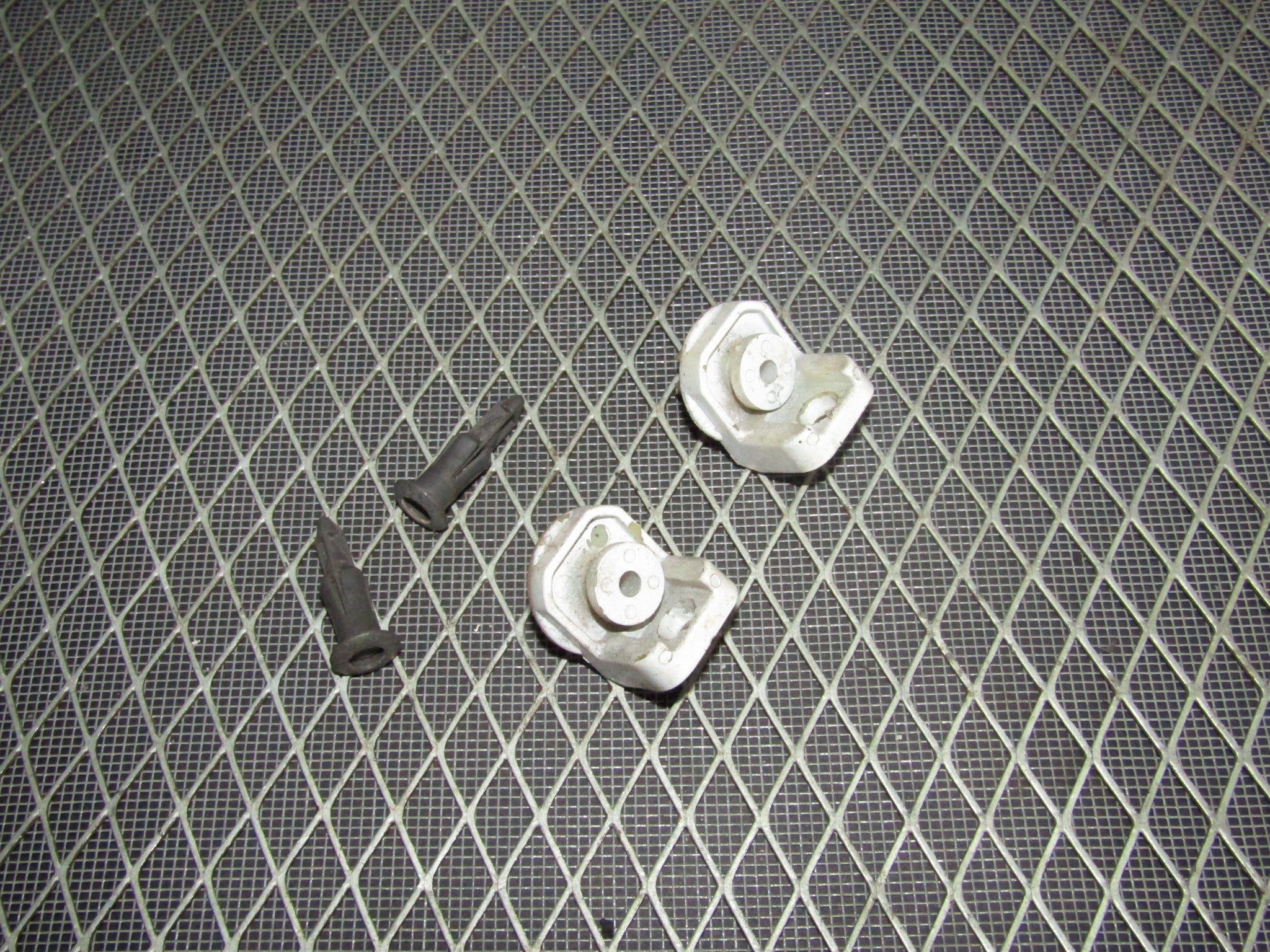 92 93 94 95 96 Toyota Camry Sedan OEM Door Panel Retainer Mounting Tab ...