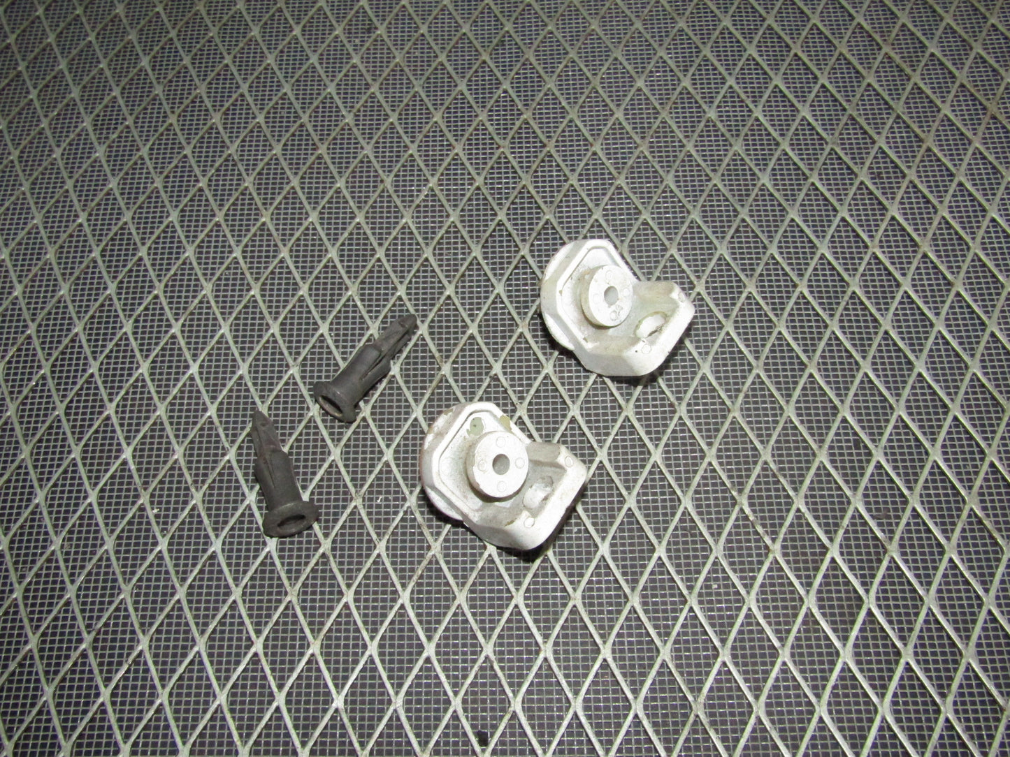 92 93 94 95 96 Toyota Camry Sedan OEM Door Panel Retainer Mounting Tab ...