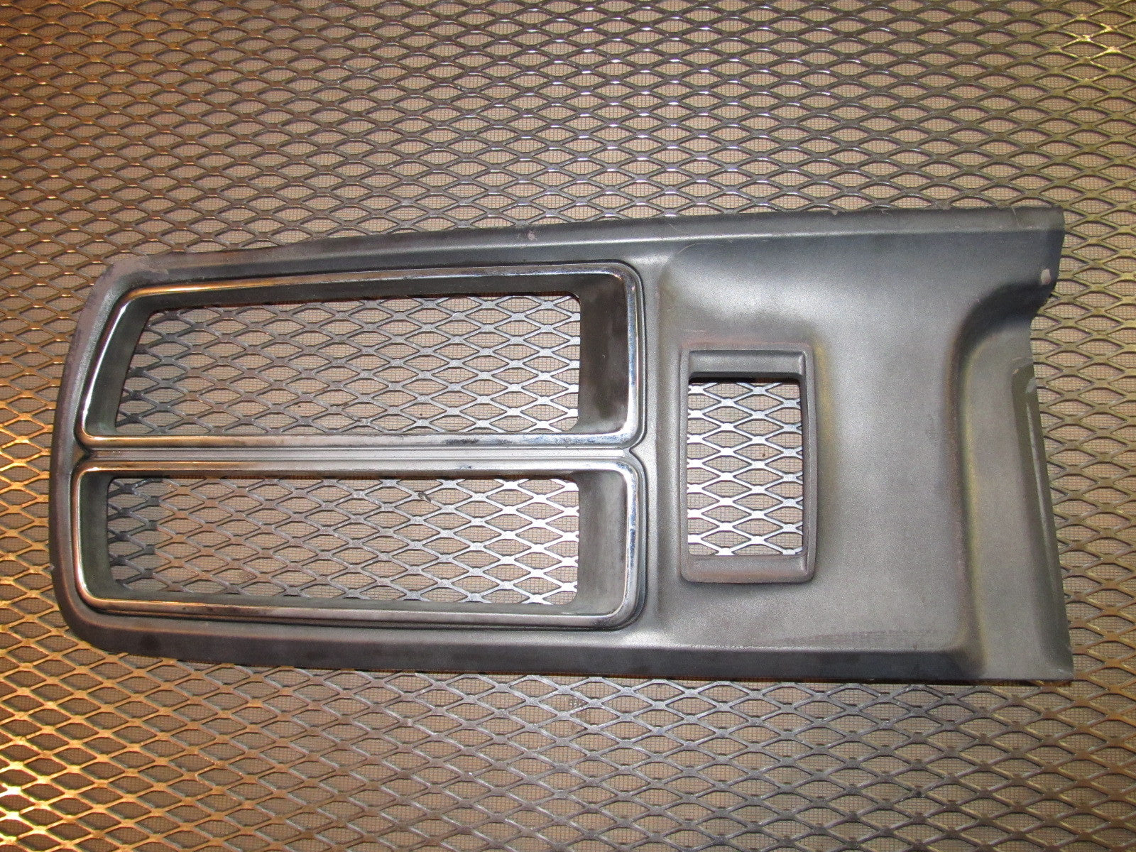 74 75 76 77 78 Datsun 260z 280z OEM Tail Light Bezel Cover - Left ...
