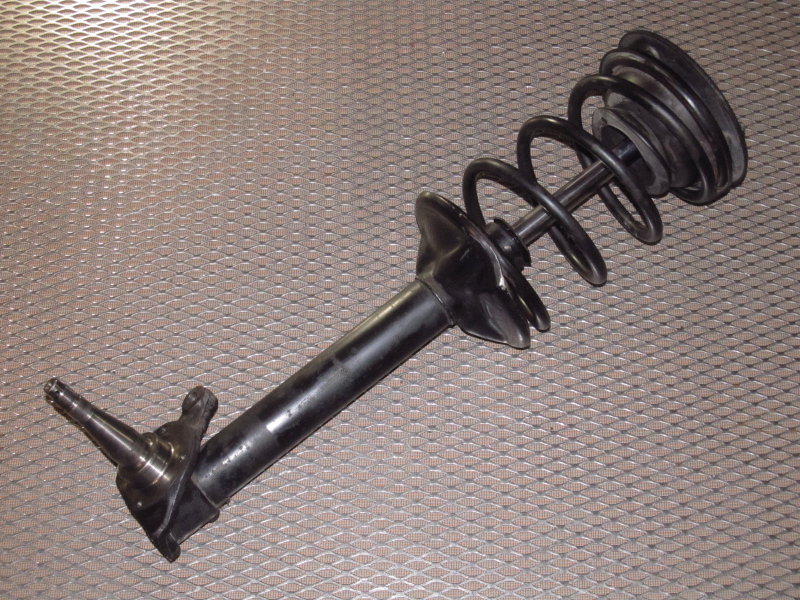 79 80 Datsun 280zx OEM Front Shock & Spindle - Right – Autopartone