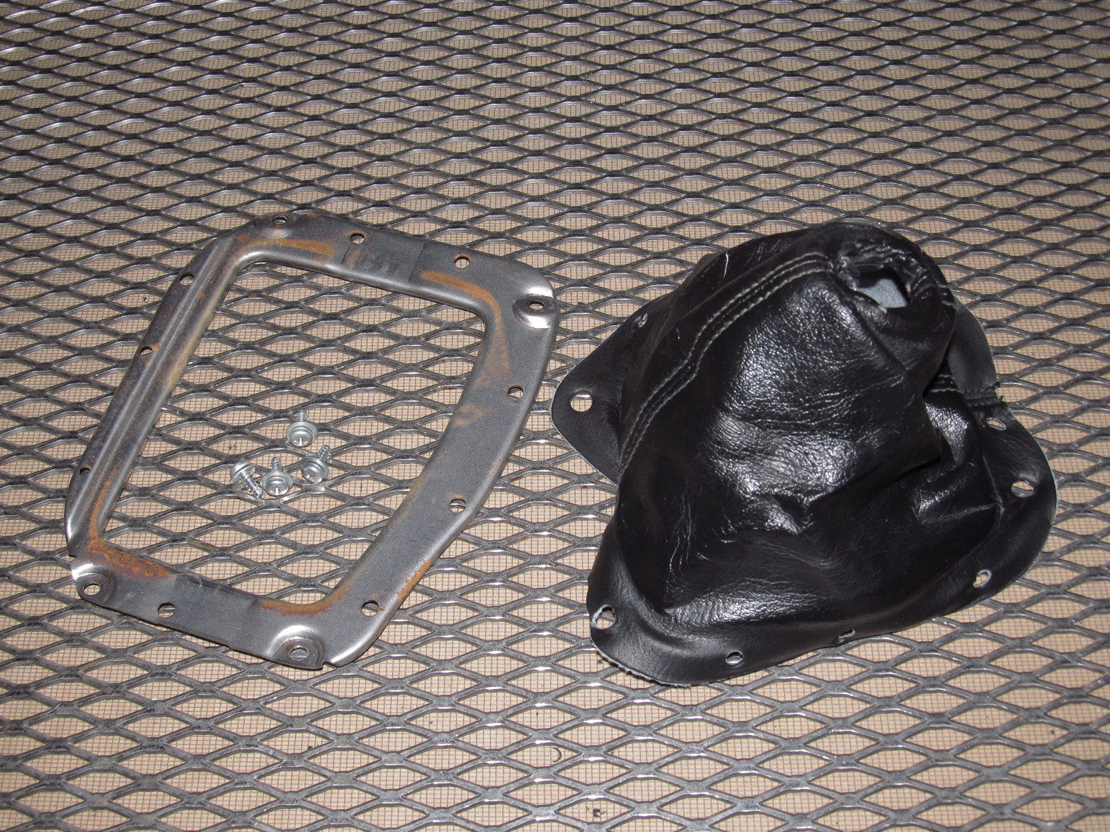 90-96 Nissan 300zx OEM M/T Shift Boot & Mounting Bracket – Autopartone.com