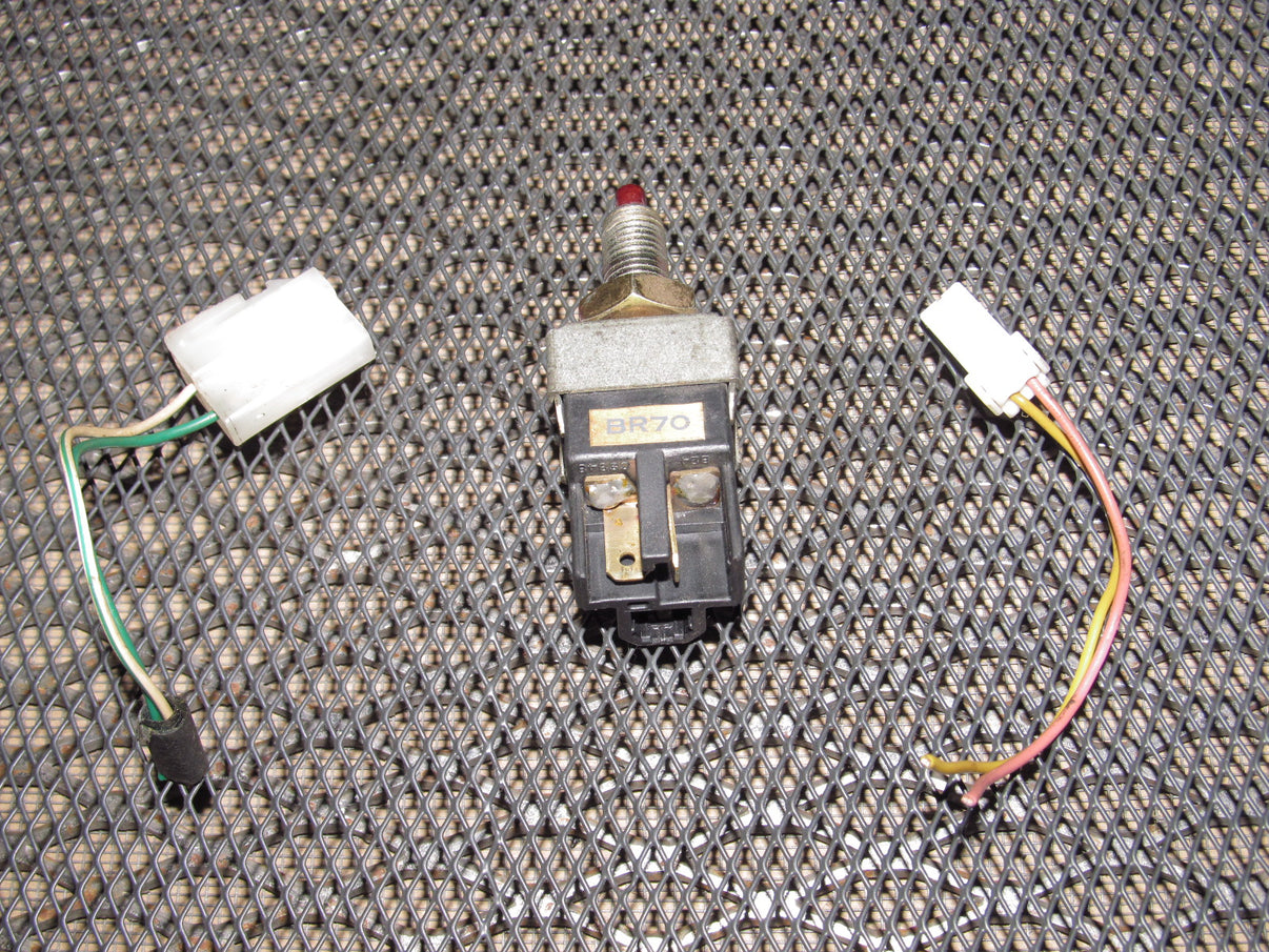 94 95 96 97 Mazda Miata OEM Brake Light Pedal Switch - A/T – Autopartone