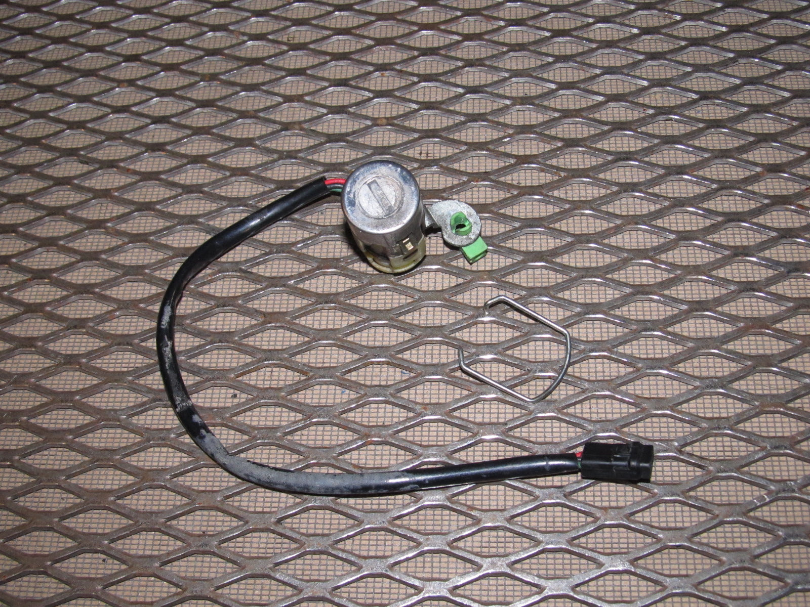 97 98 99 Mitsubishi Eclipse OEM Door Lock Cylinder Tumbler - Right ...