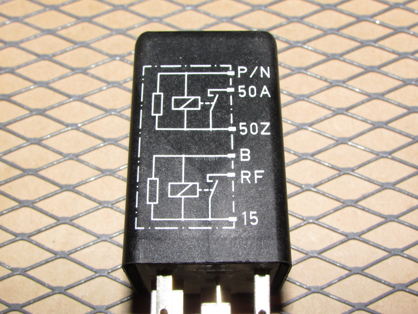 Audi & Volkswagen Relay (369) 4A0 951 253 – Autopartone