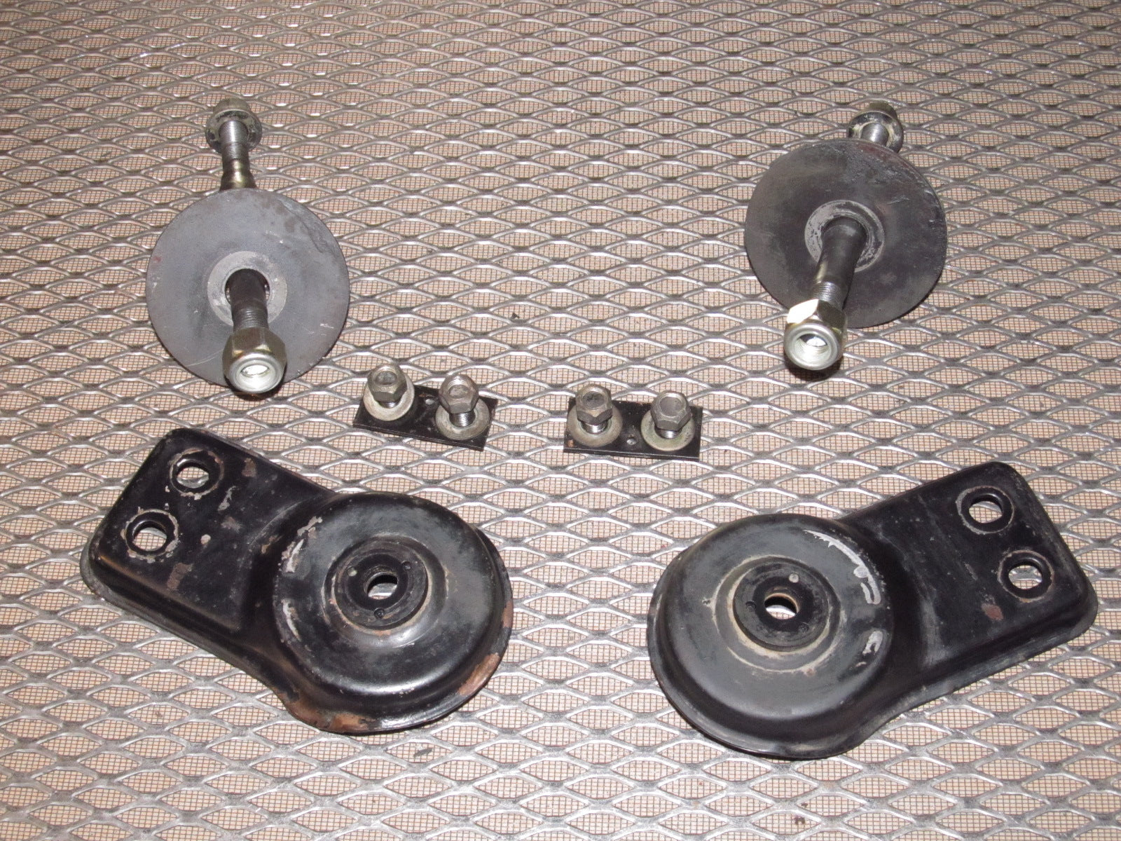 79 80 Datsun 280zx OEM Rear Sub Frame Mounting Bolt & Bracket ...