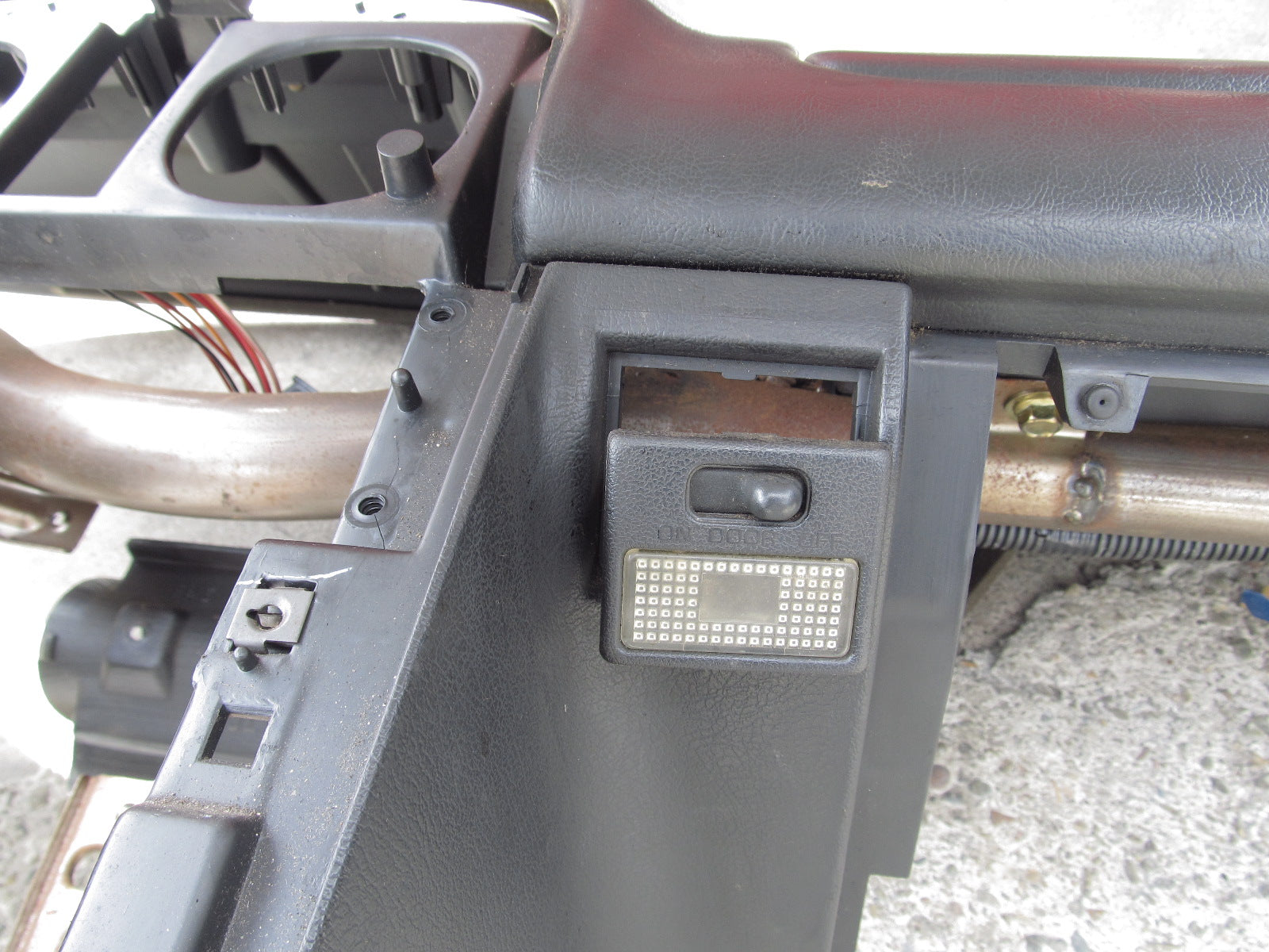 94 95 96 97 Mazda Miata OEM Dash Courtesy Light - Right – Autopartone.com