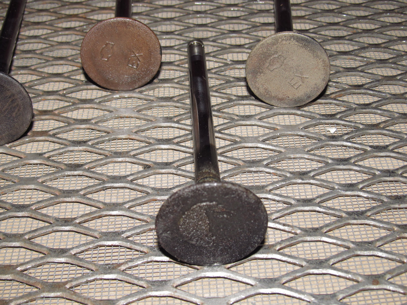 72 73 Datsun 240z OEM E88 Engine Exhaust Valve Set – Autopartone