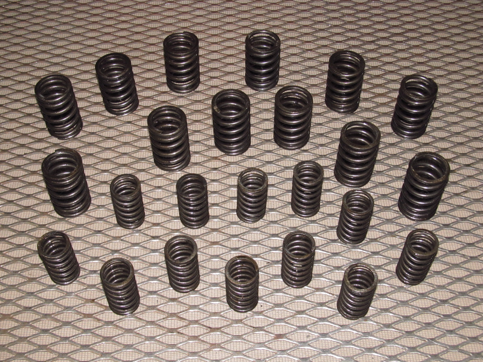 72 73 Datsun 240z OEM E88 Engine Valve Spring Set – Autopartone.com