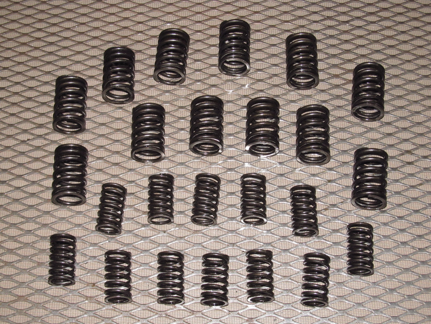 72 73 Datsun 240z OEM E88 Engine Valve Spring Set – Autopartone.com