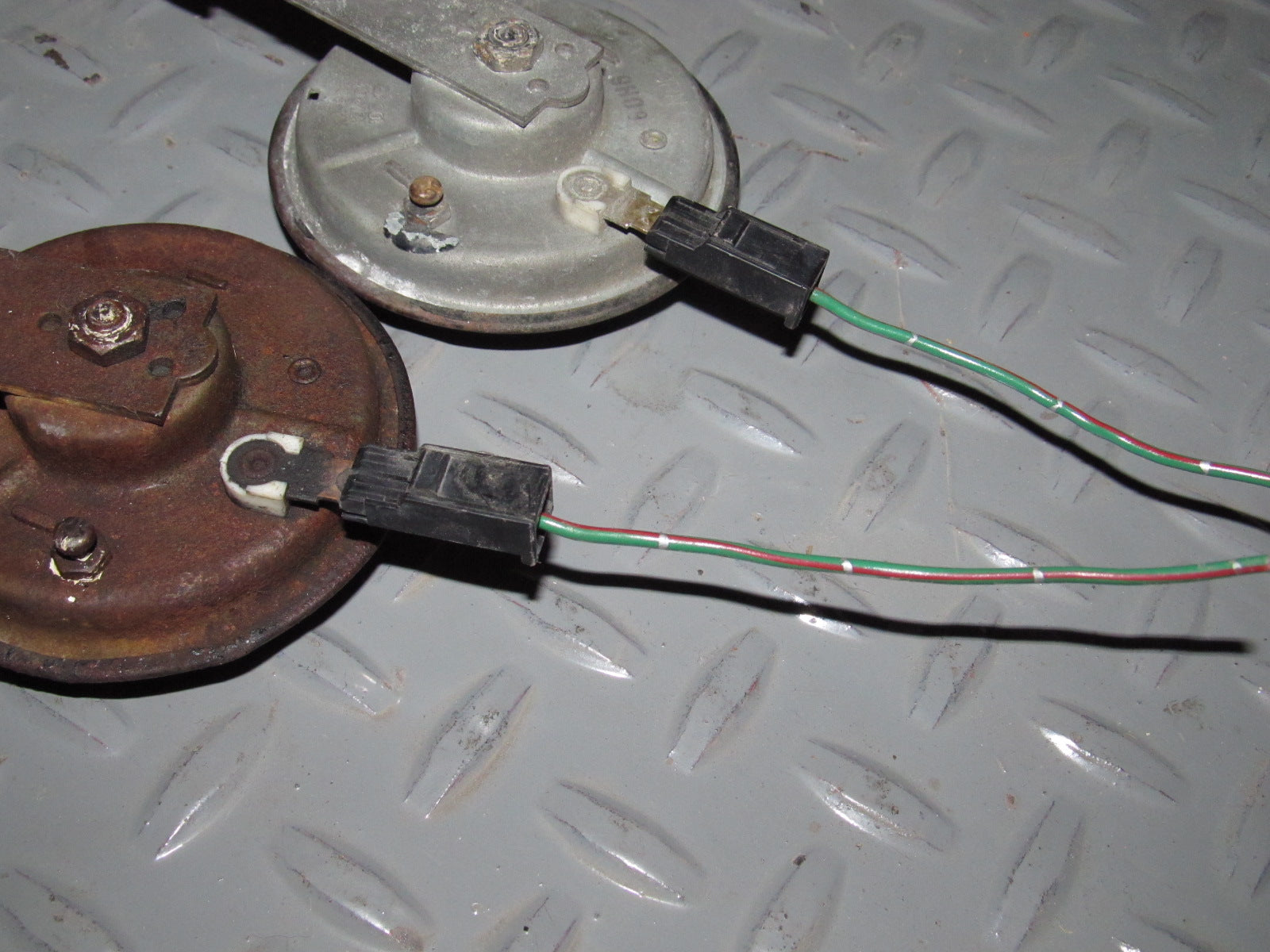 89 90 91 92 Mazda RX7 OEM Exterior Horn Pigtail Harness – Autopartone.com