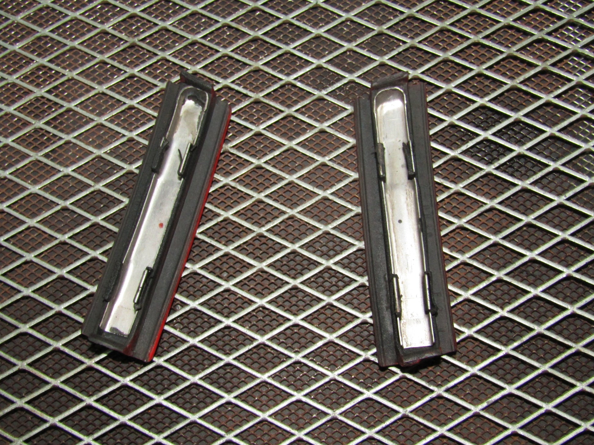 93 94 95 96 97 Honda Del Sol OEM Top Roof Moulding – Autopartone