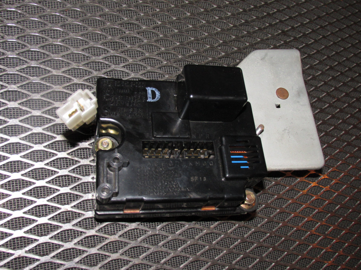 84 85 Mazda RX7 OEM Flasher Relay Unit – Autopartone