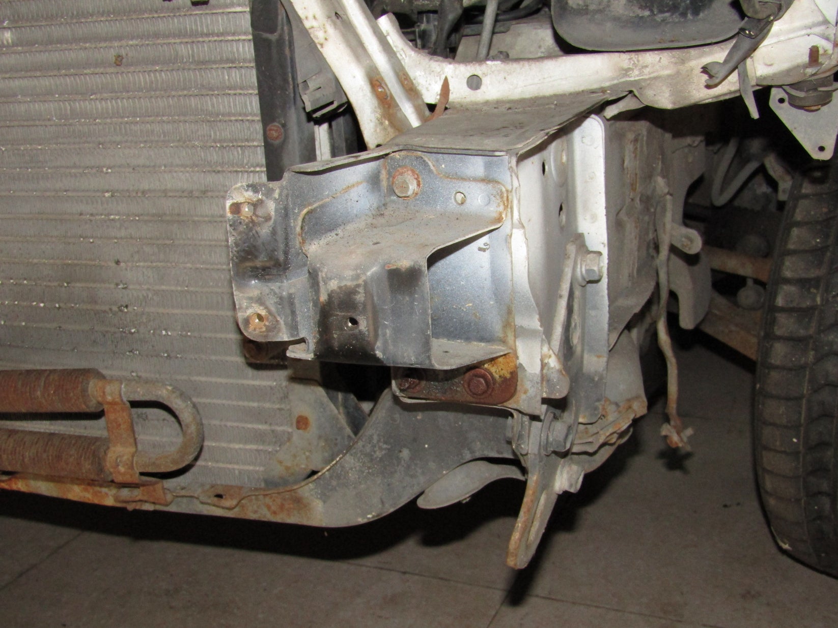 92-96 Toyota Camry OEM Front Bumper Reinforcement Bracket - Set ...