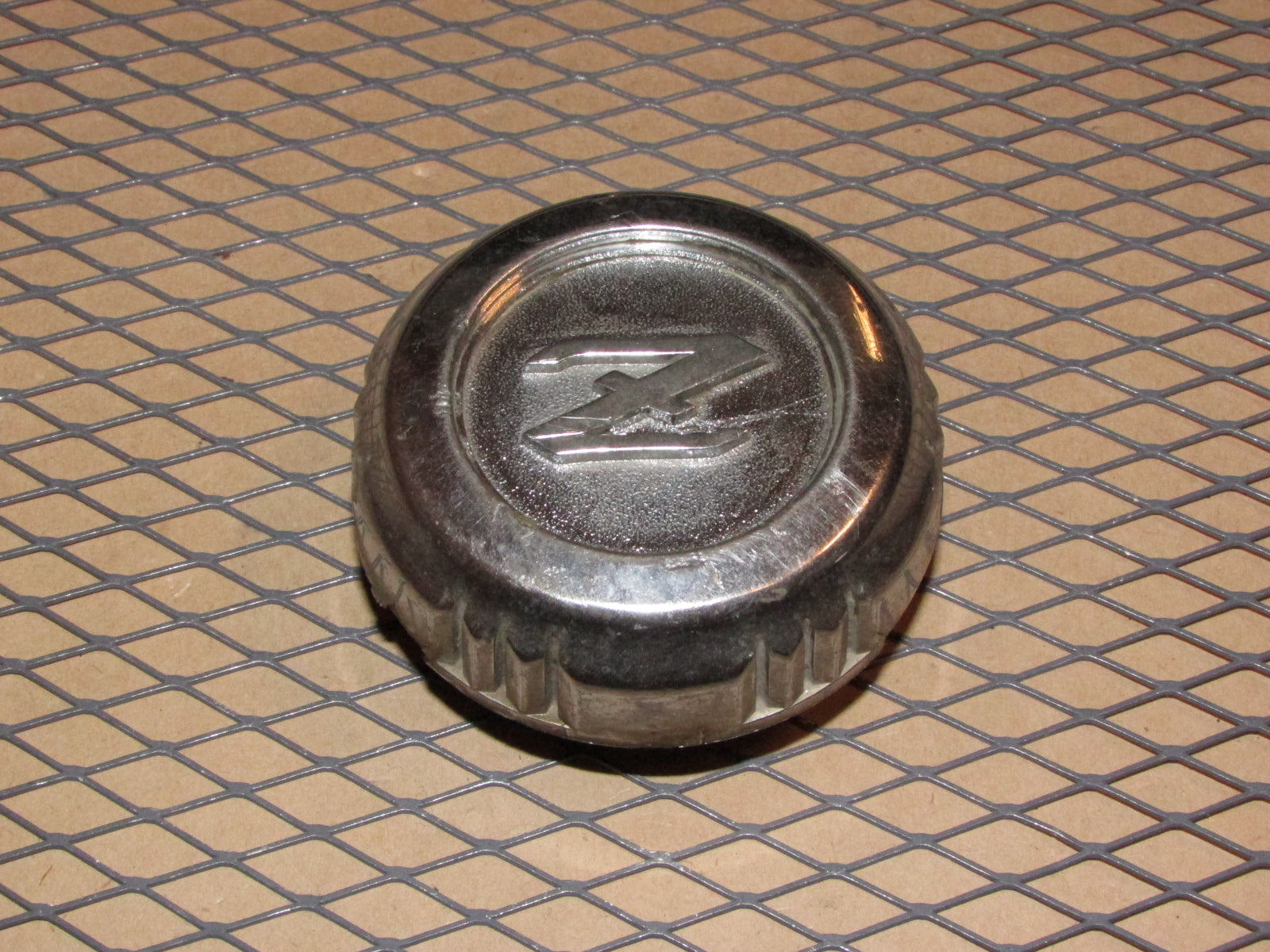 79 80 81 82 83 Datsun 280zx OEM Wheel Center Cap – Autopartone