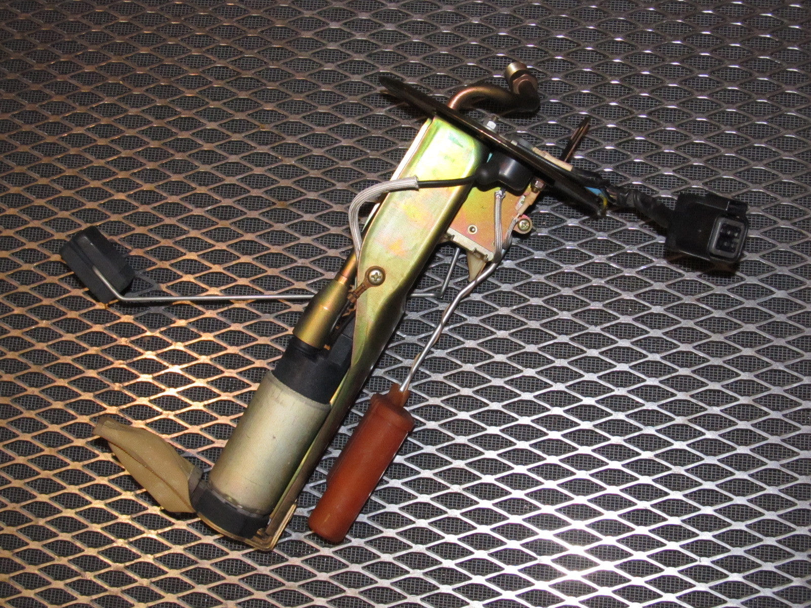 94 95 96 97 Mitsubishi 3000GT Fuel Pump & Sending Unit – Autopartone