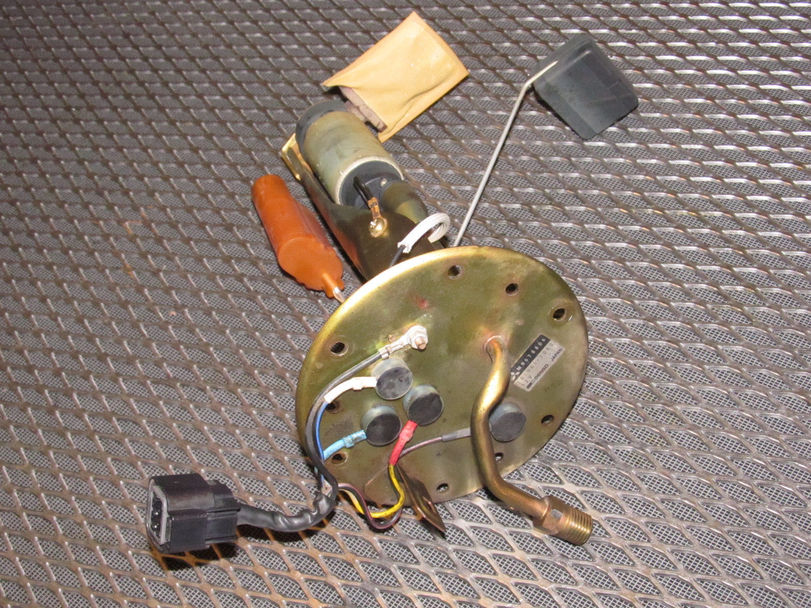 94 95 96 97 Mitsubishi 3000GT Fuel Pump & Sending Unit – Autopartone