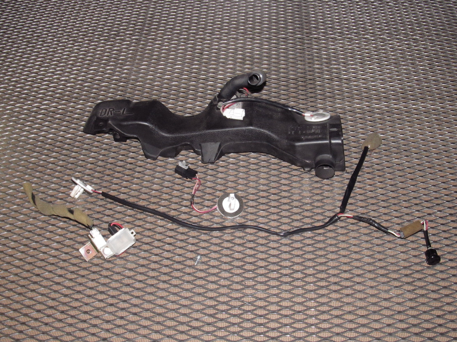 90-96 Nissan 300zx OEM Auto Climate Control Sensor & Duct – Autopartone