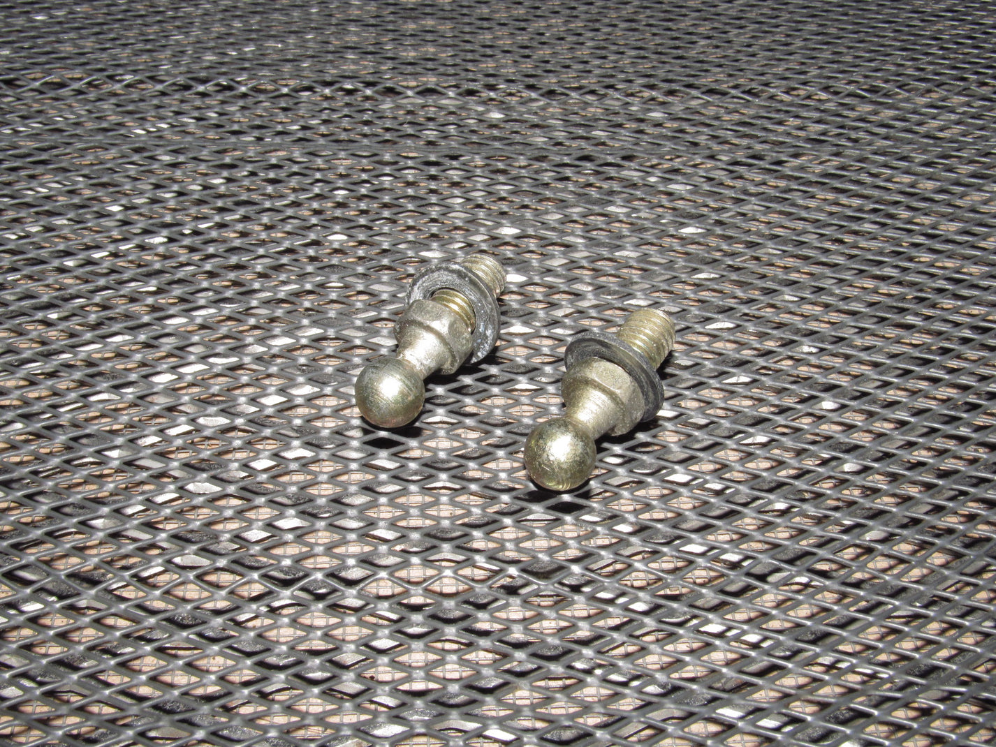 81-83 Mazda RX7 OEM Hatch Shock Mounting Ball Stud – Autopartone