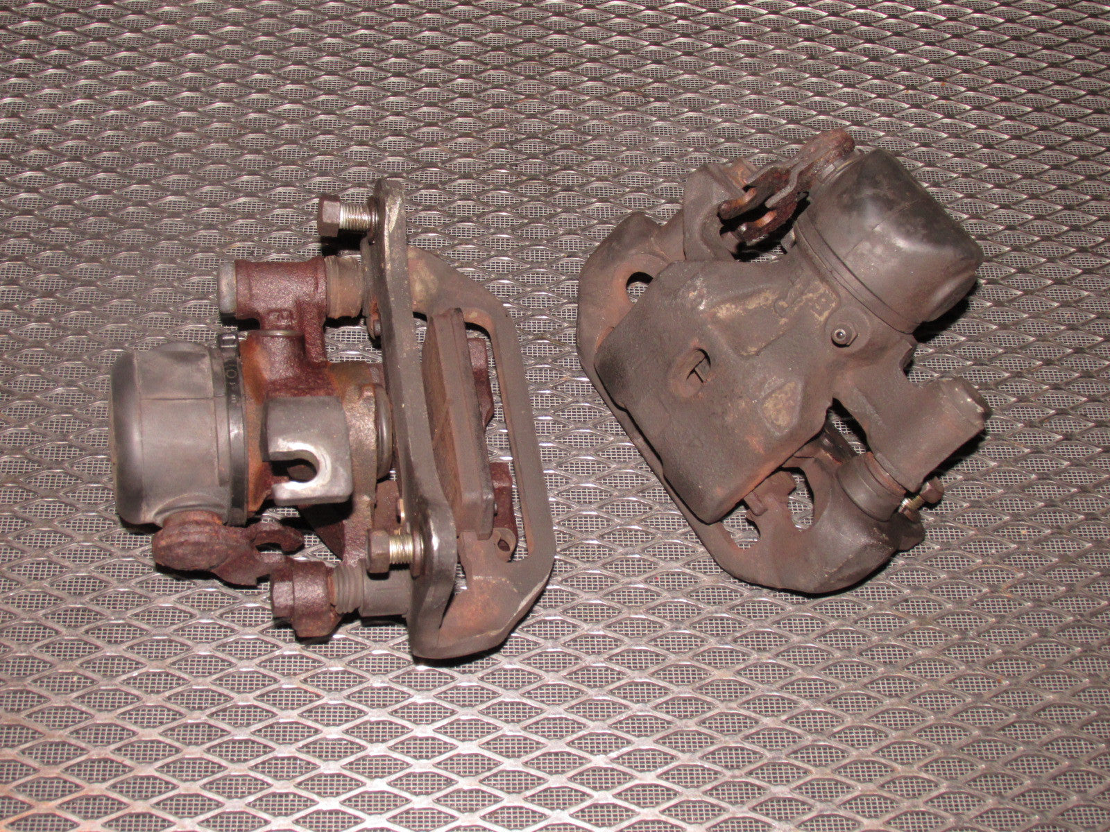 84 85 Mazda RX7 OEM 12A Rear Brake Caliper - Set – Autopartone