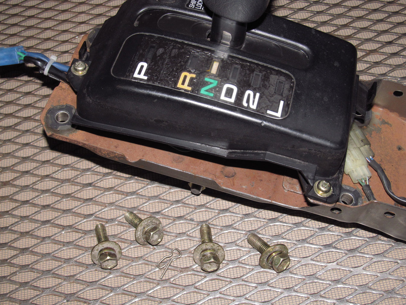 91 92 93 94 95 Toyota MR2 OEM A/T Shifter Assembly – Autopartone