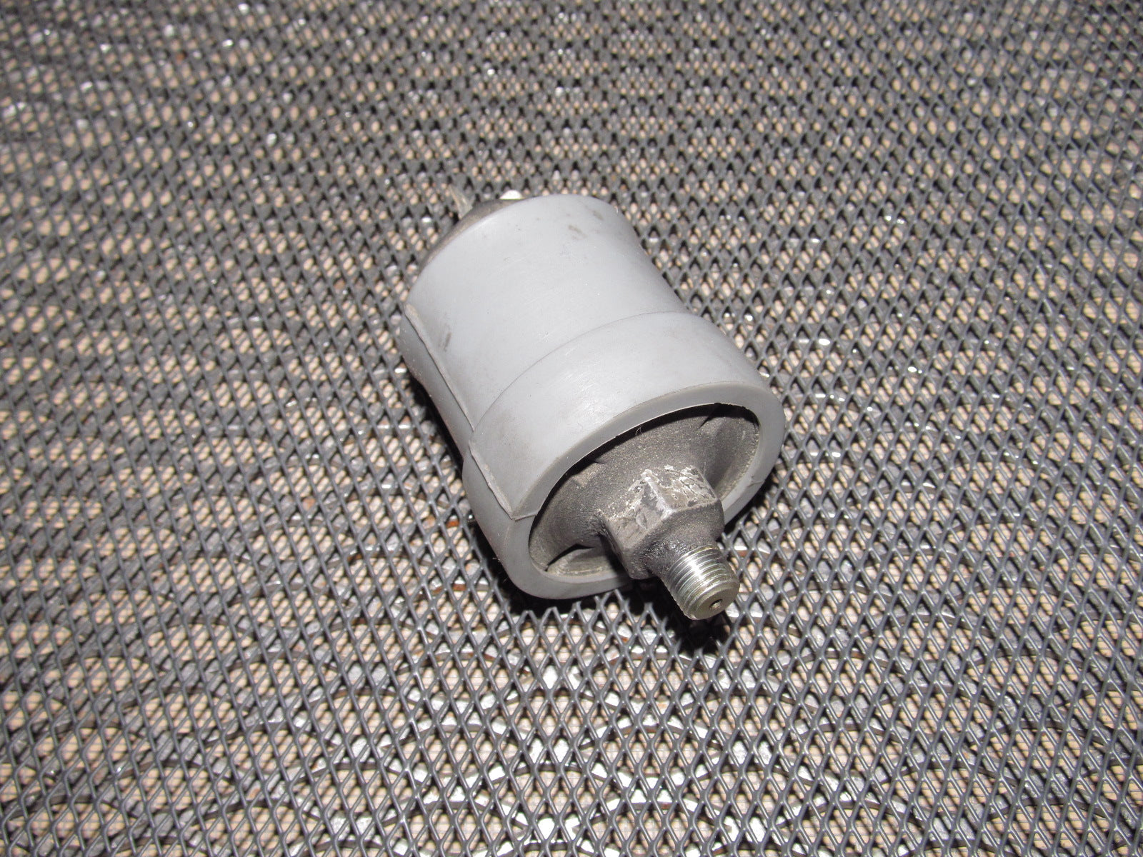 94 95 96 97 Mazda Miata OEM Engine Oil Pressure Switch – Autopartone
