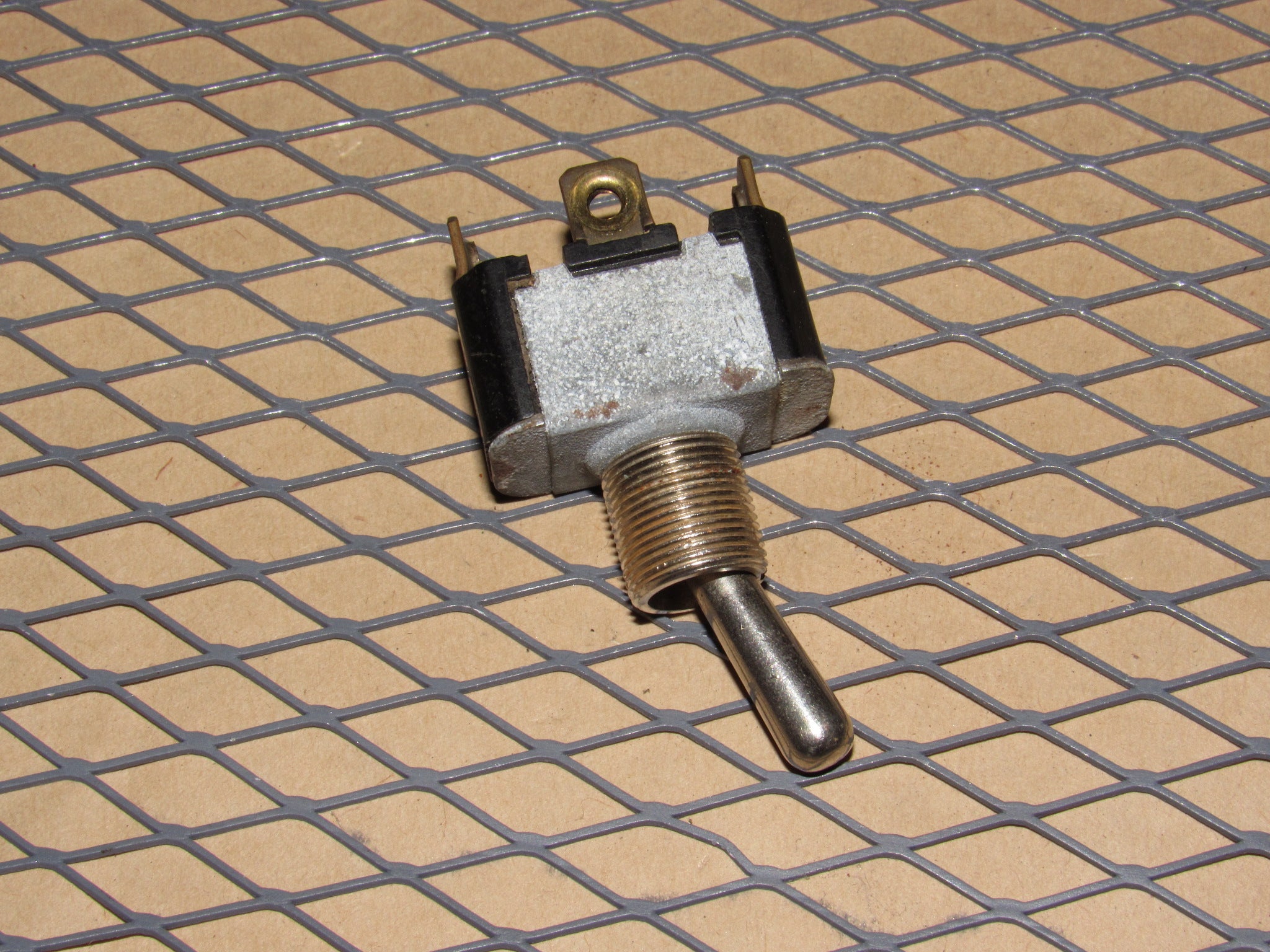 77-95 Mercedes Benz T1 Van OEM Toggle Switch – Autopartone.com