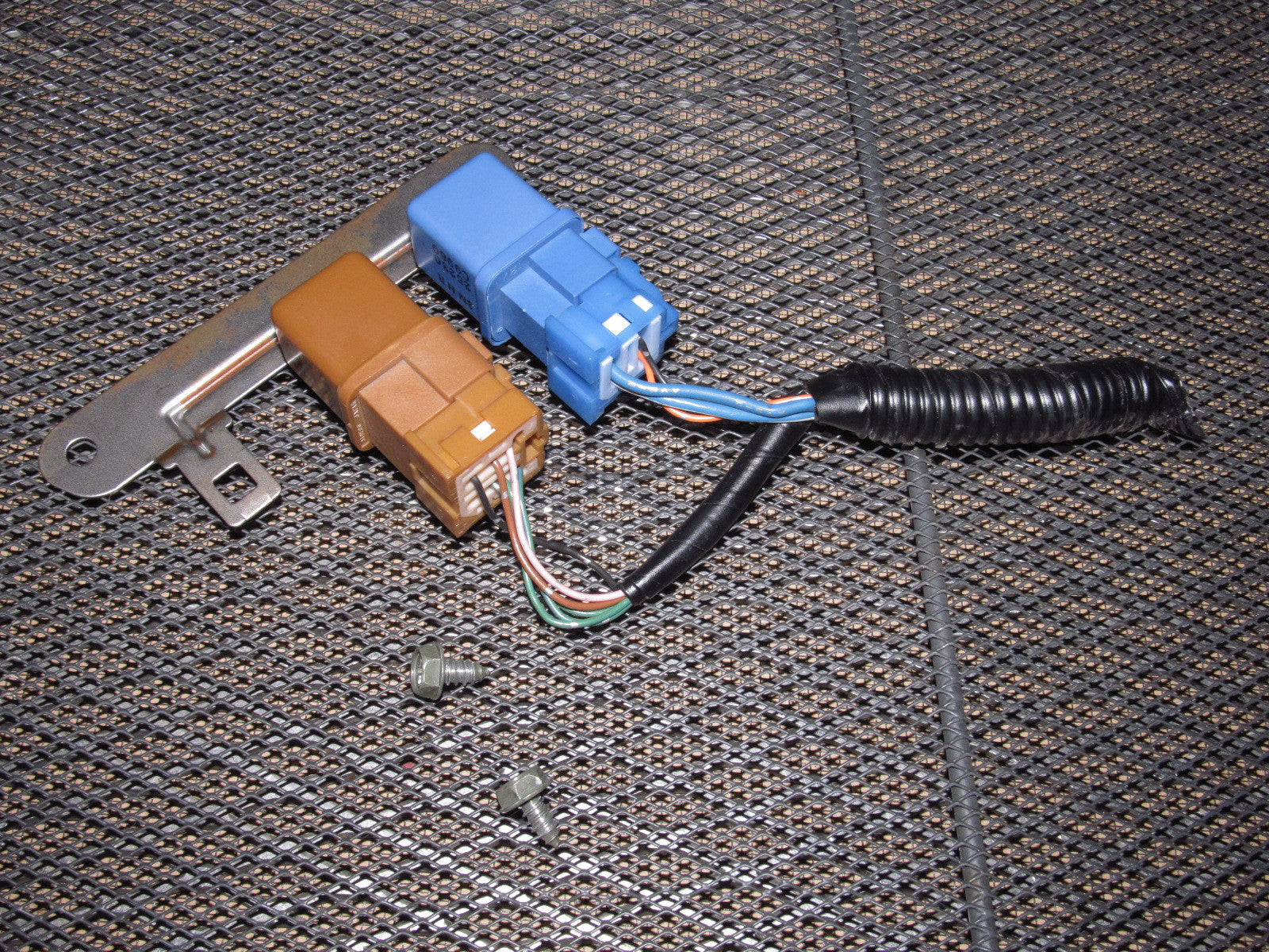 90-96 Nissan 300zx OEM Relay Assembly – Autopartone