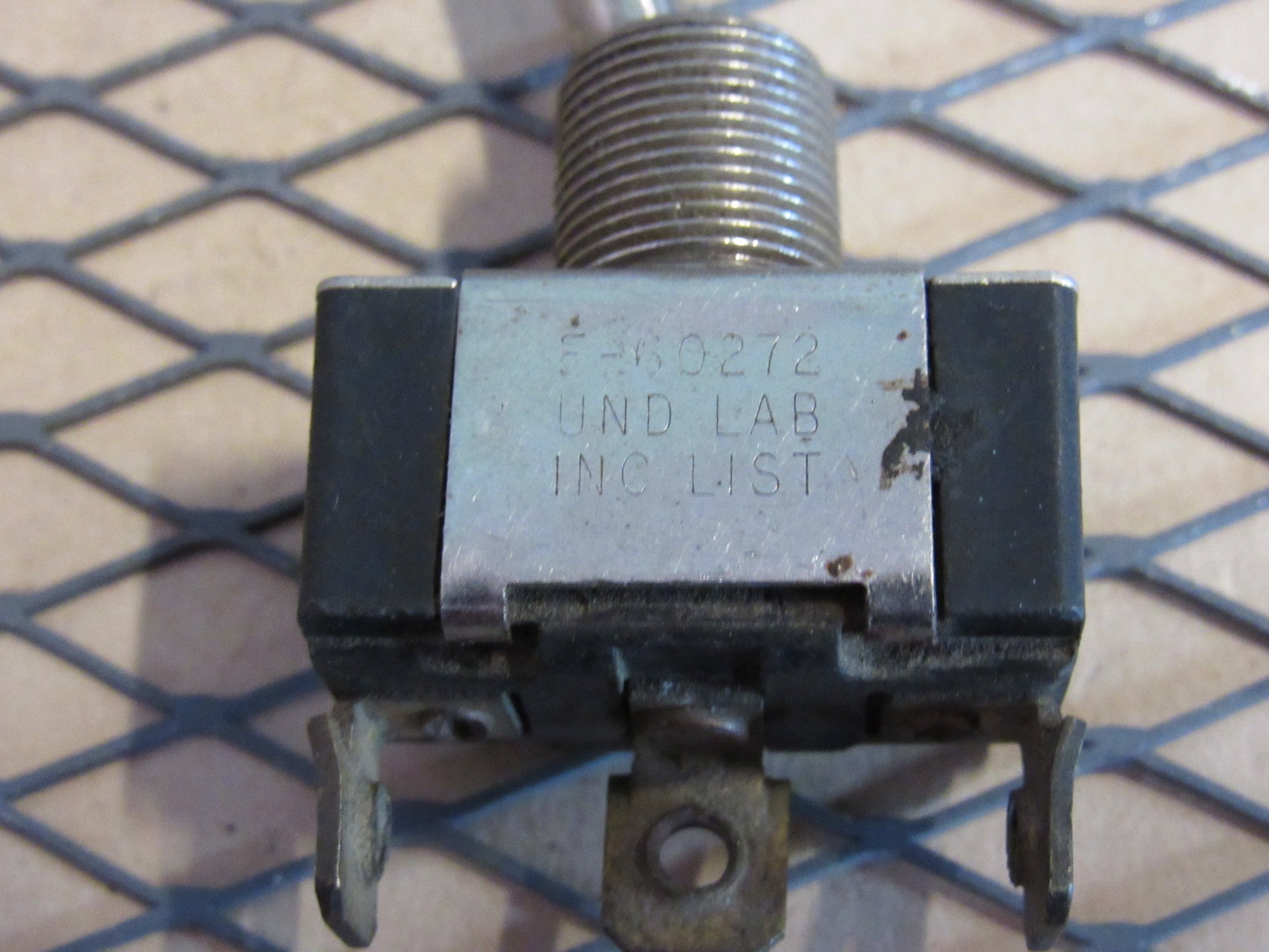 77-95 Mercedes Benz T1 Van OEM Toggle Switch – Autopartone.com