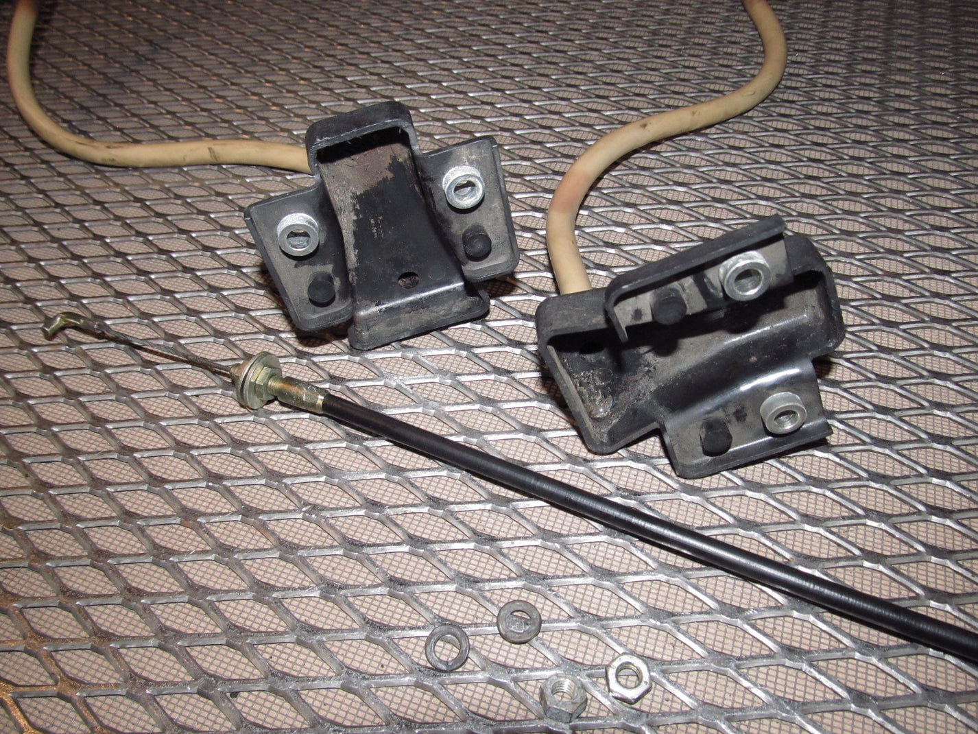 83-85 Porsche 944 OEM Hatch Trunk Latch Actuator & Linkage – Autopartone