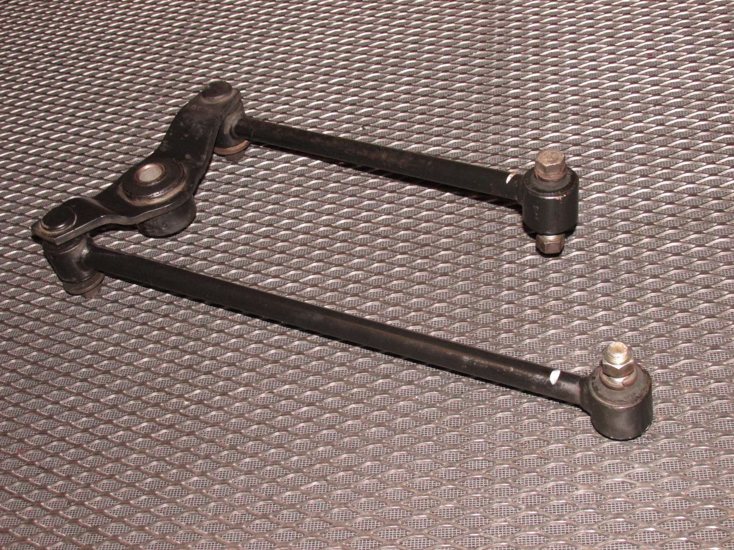 84 85 Mazda RX7 OEM Differential Watt Link Arm – Autopartone