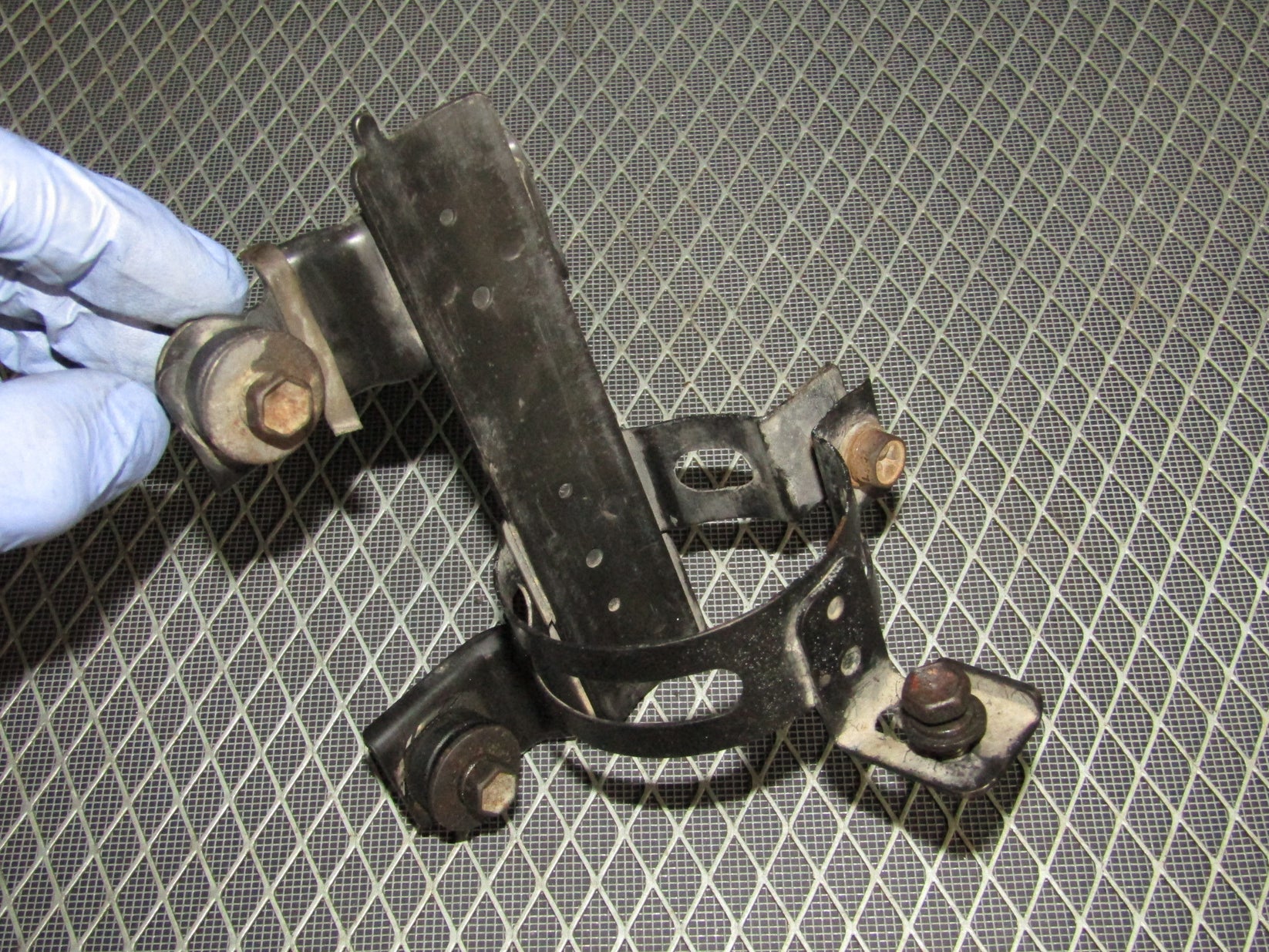 92-93 Toyota Camry OEM A/C Receiver Drier Mounting Bracket - 3VZ-FE V6 ...