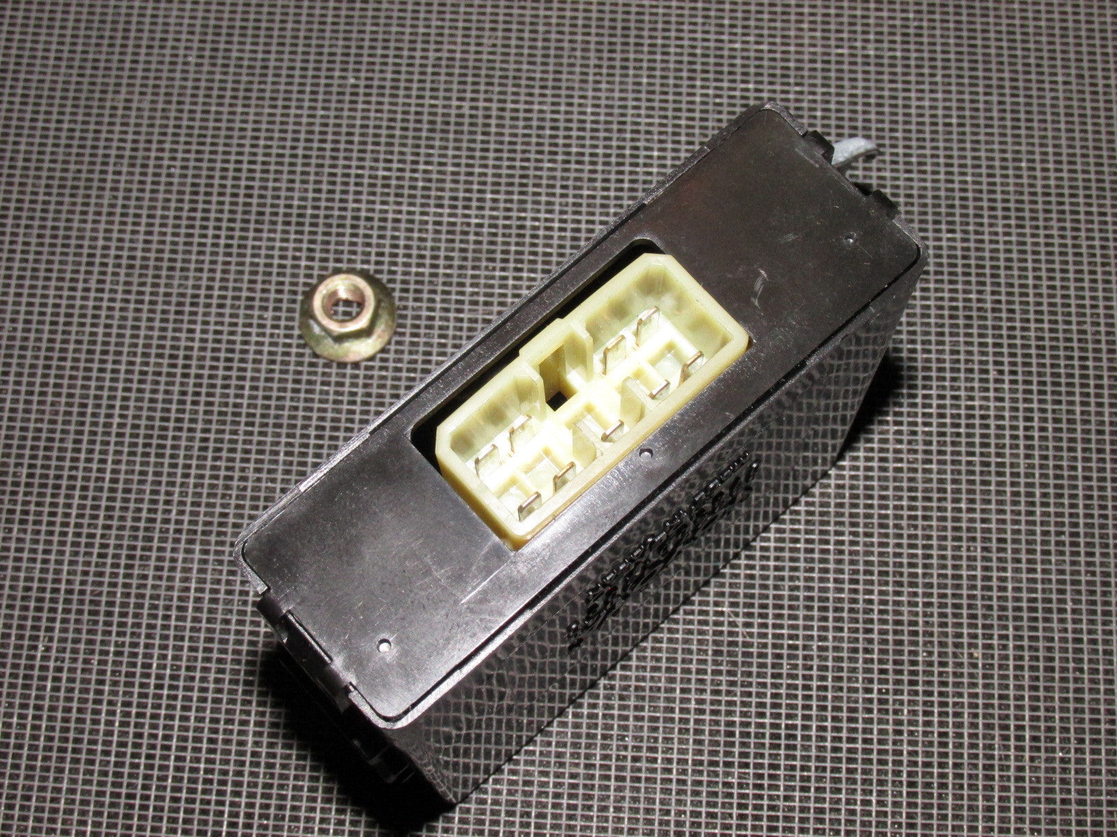 87 88 89 Toyota MR2 OEM Cooling Fan Relay - 85927-17040 – Autopartone