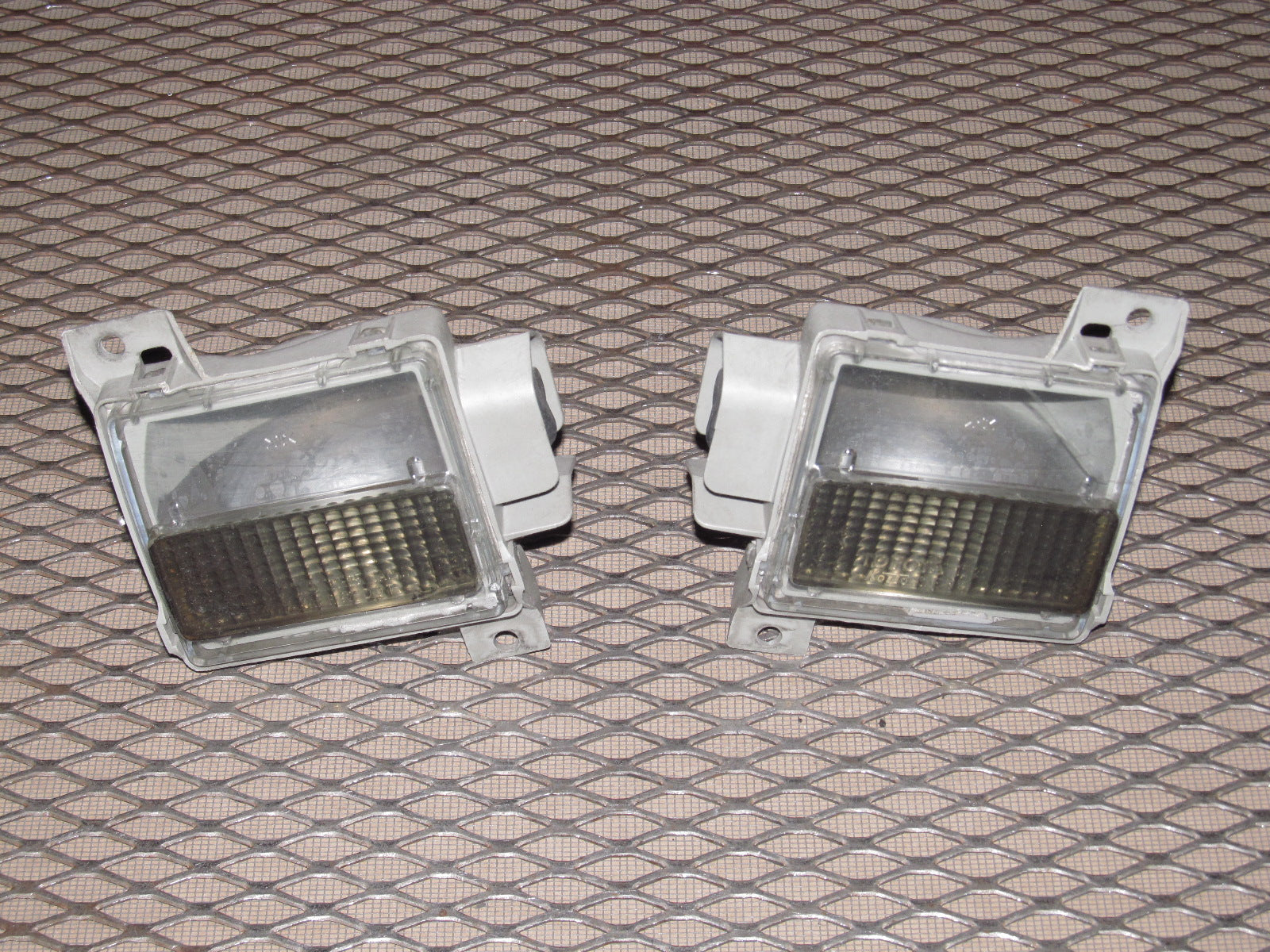94 95 Toyota MR2 OEM Rear Reverse Light Set – Autopartone
