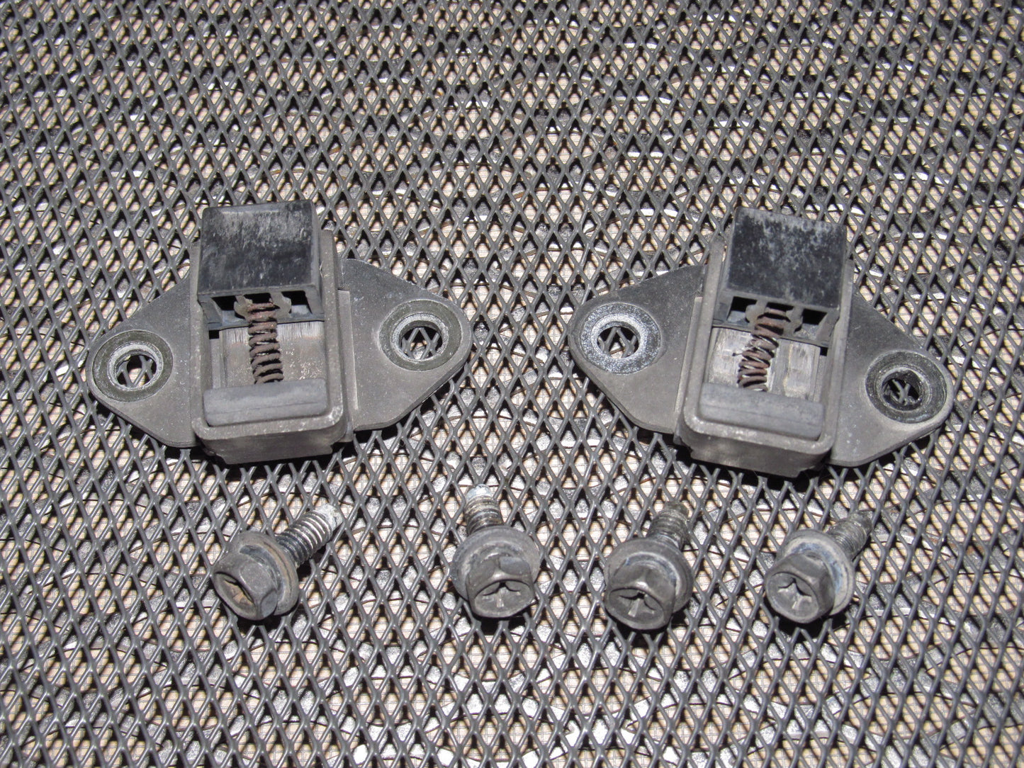 79 80 Datsun 280zx OEM Trunk Hatch Stopper – Autopartone