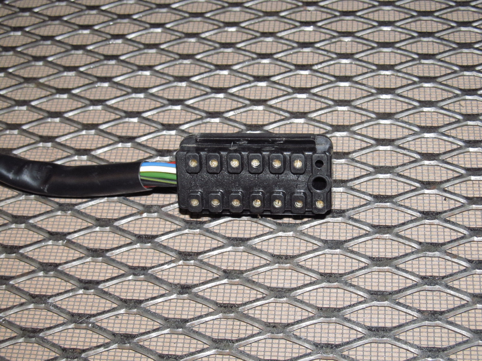 83-85 Porsche 944 OEM Cruise Control Computer Pigtail Harness – Autopartone