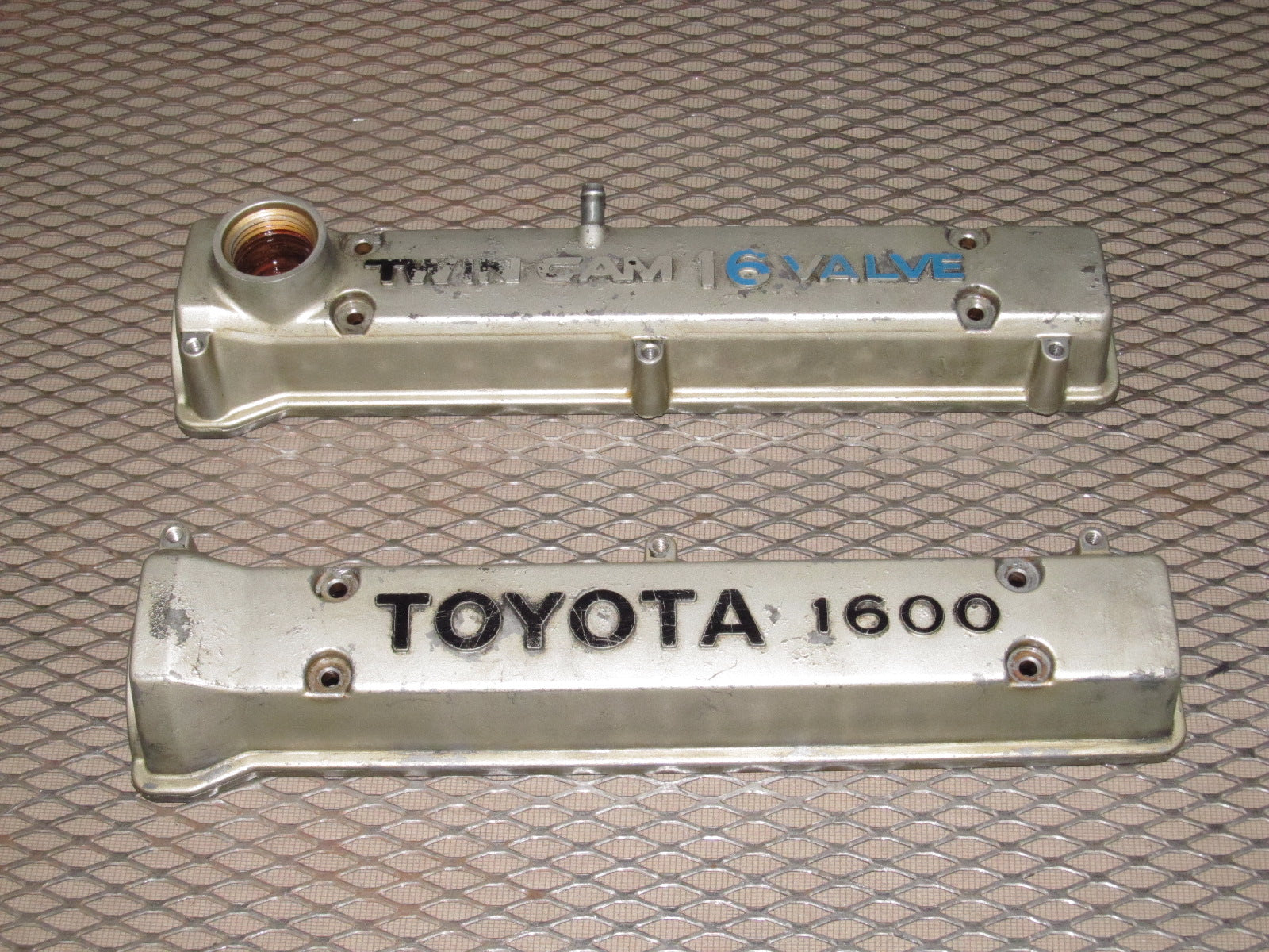 85 86 Toyota MR2 OEM Engine Valve Cover – Autopartone