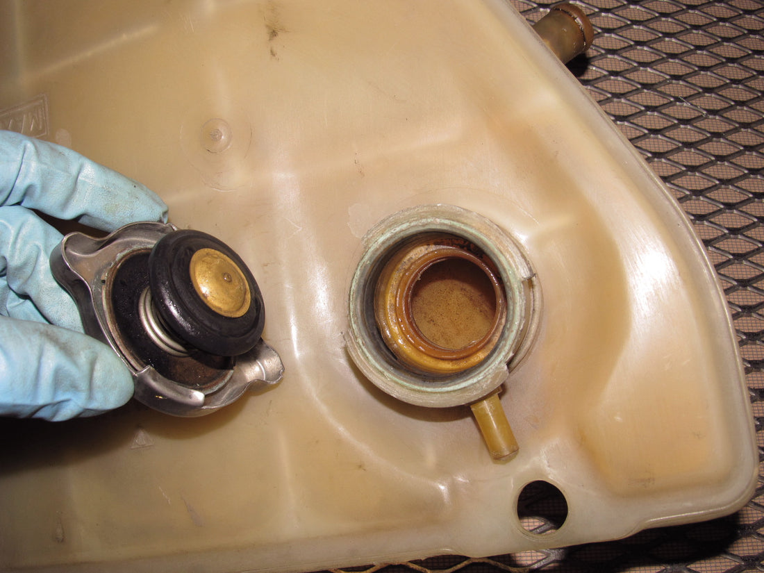 83-85 Porsche 944 OEM Engine Coolant Over Flow Tank – Autopartone