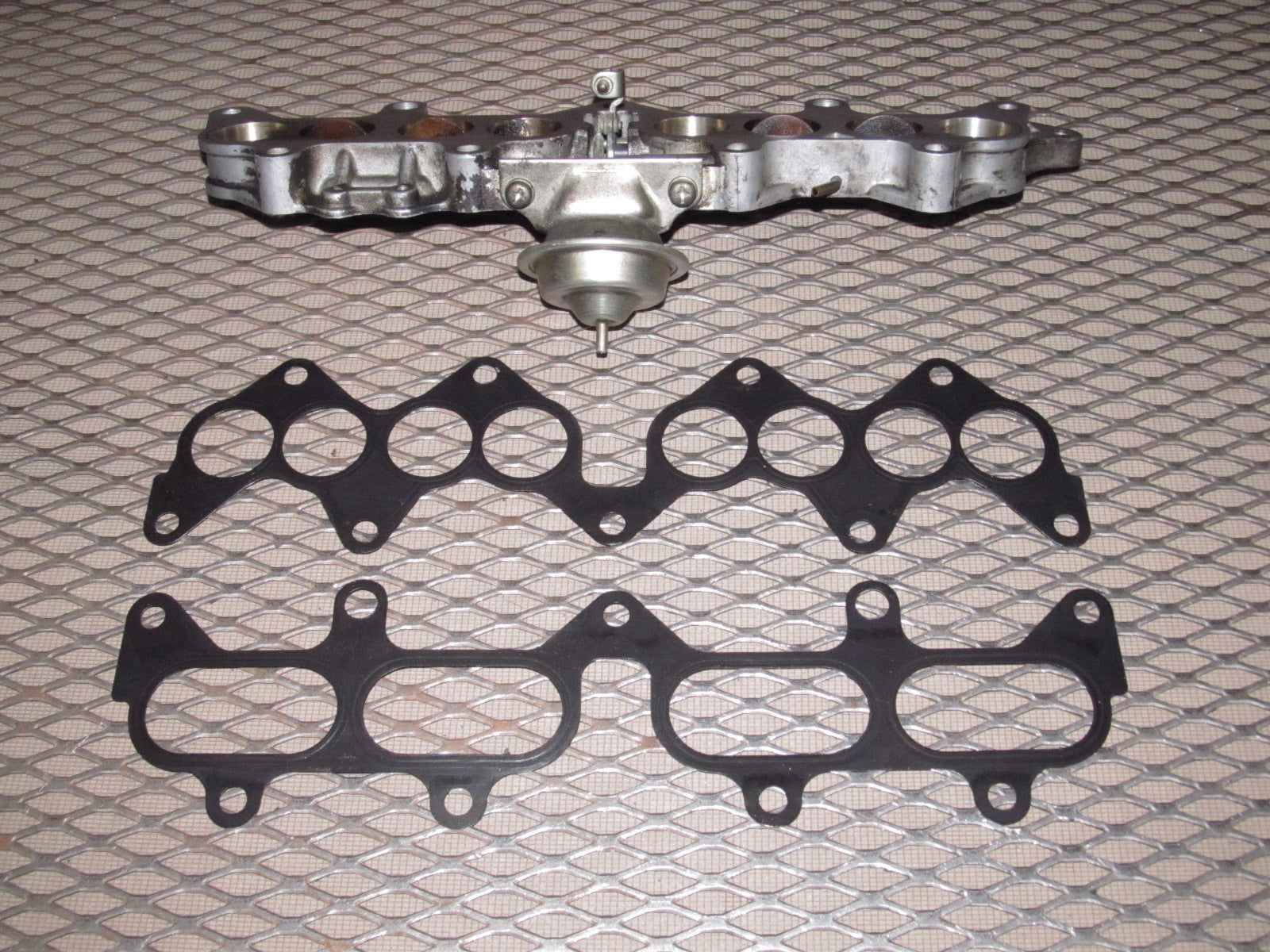 85 86 Toyota MR2 OEM Intake Manifold T-VIS Butterfly Valve Runner ...