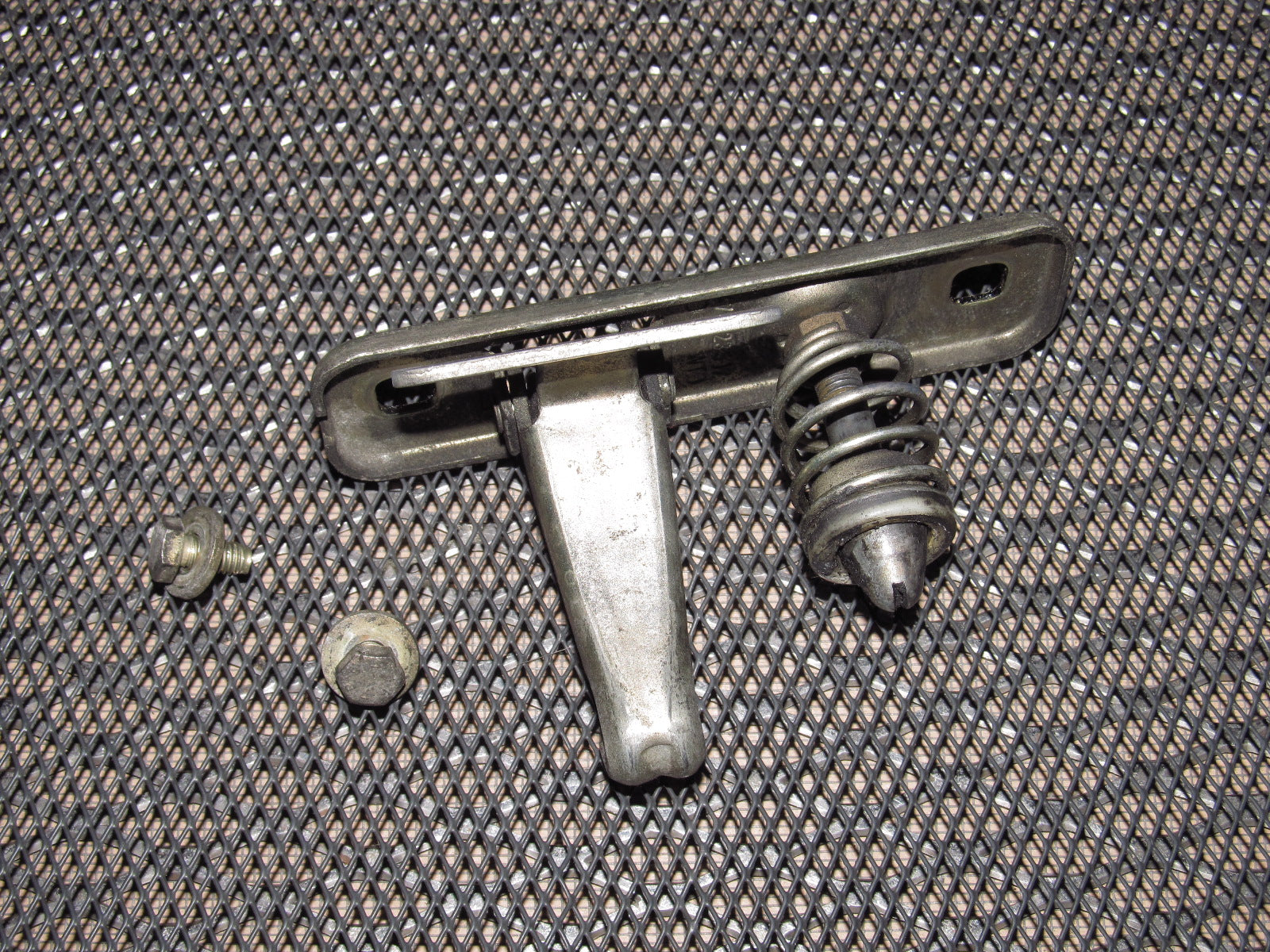 83-85 Porsche 944 OEM Hood Latch – Autopartone