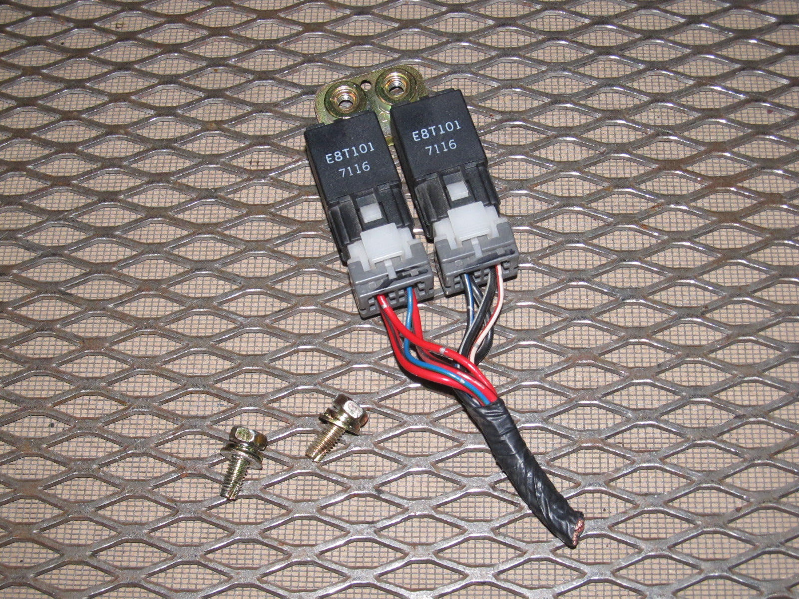 97 98 99 Mitsubishi Eclipse OEM Relay E8T101 7116 – Autopartone