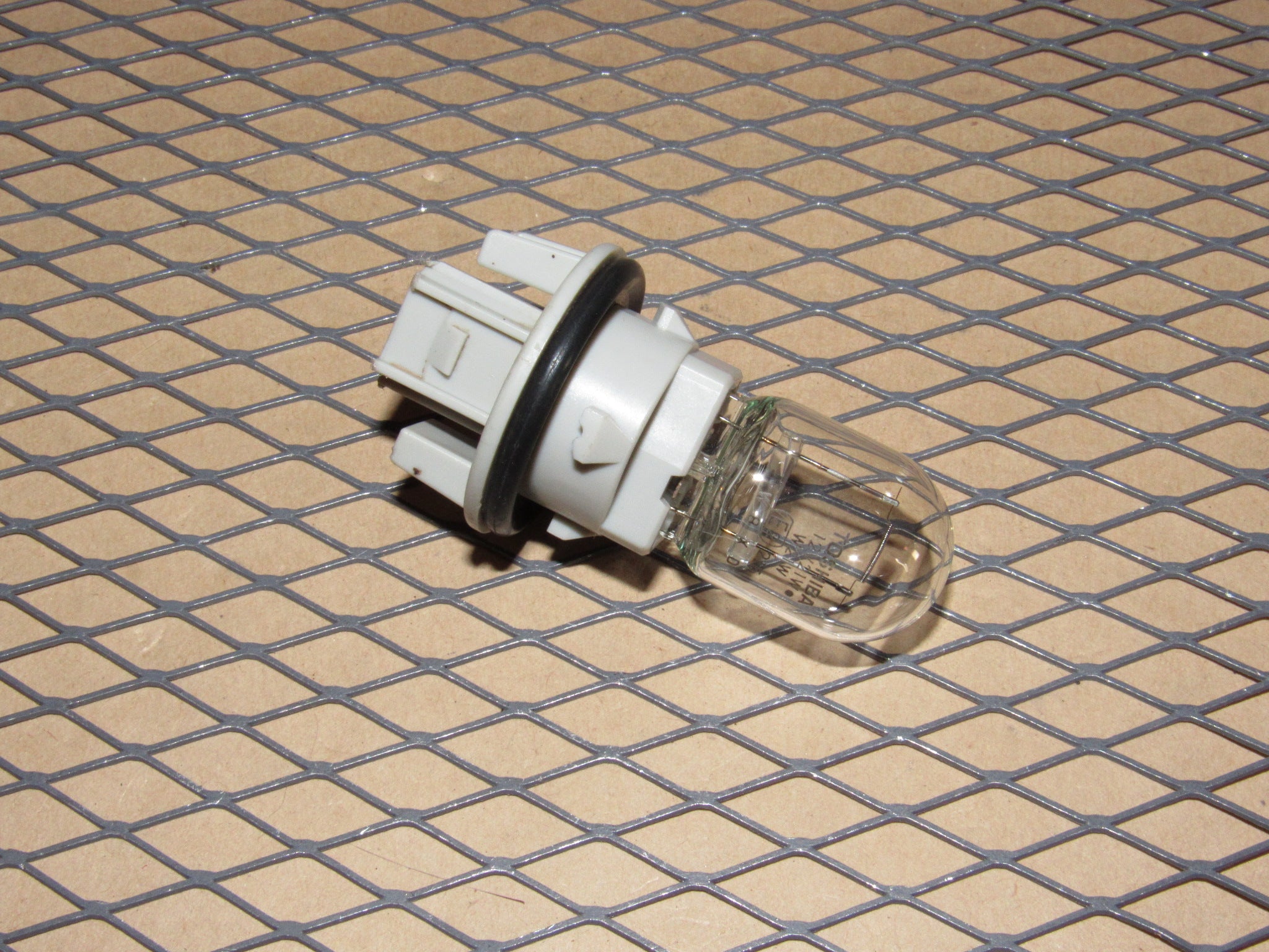 16 17 18 19 20 21 22 Mazda Miata OEM Reverse Light Lamp Bulb Socket ...