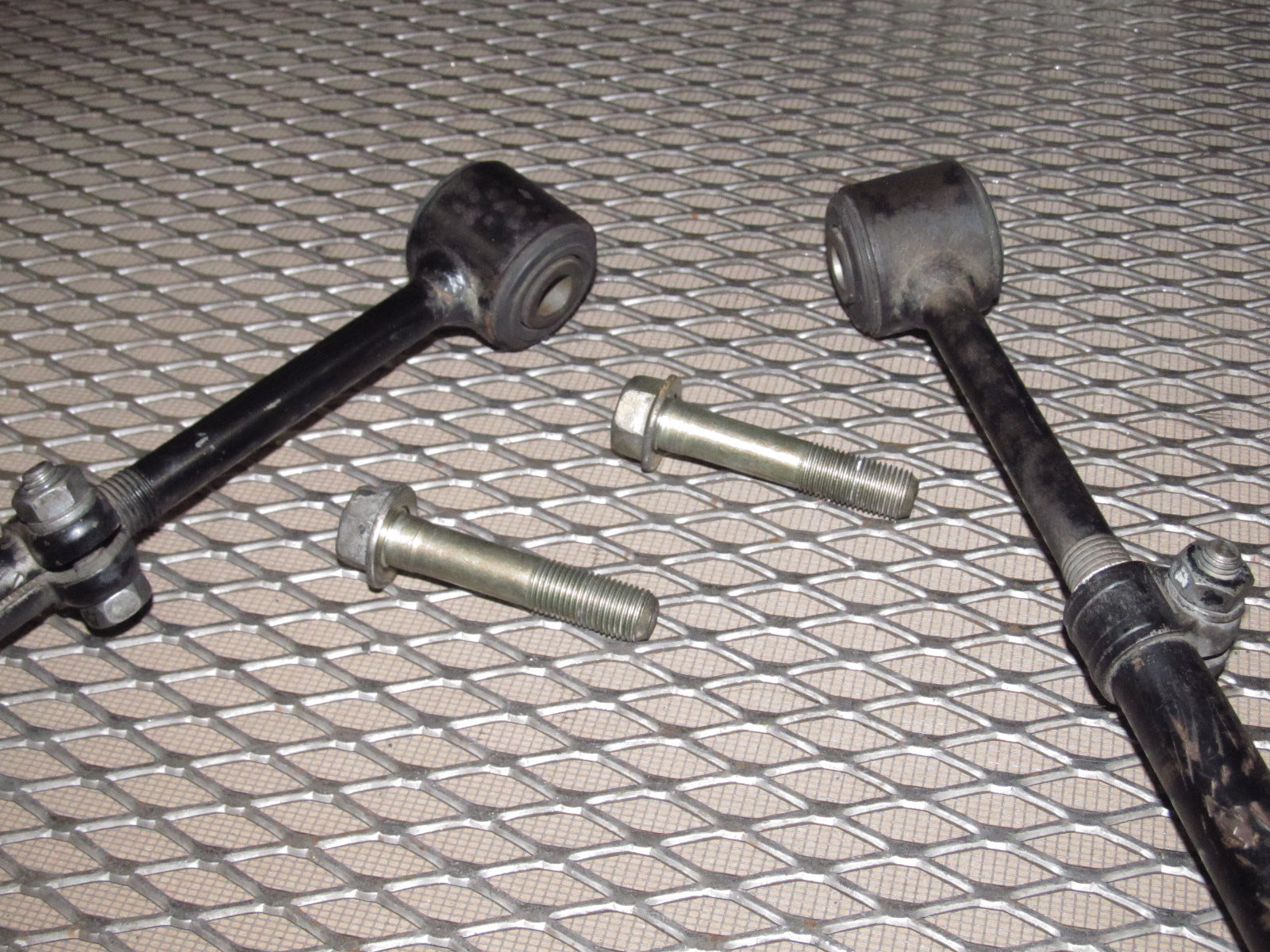 85 86 Toyota MR2 OEM Rear Control Arm Tie Rod - Set – Autopartone