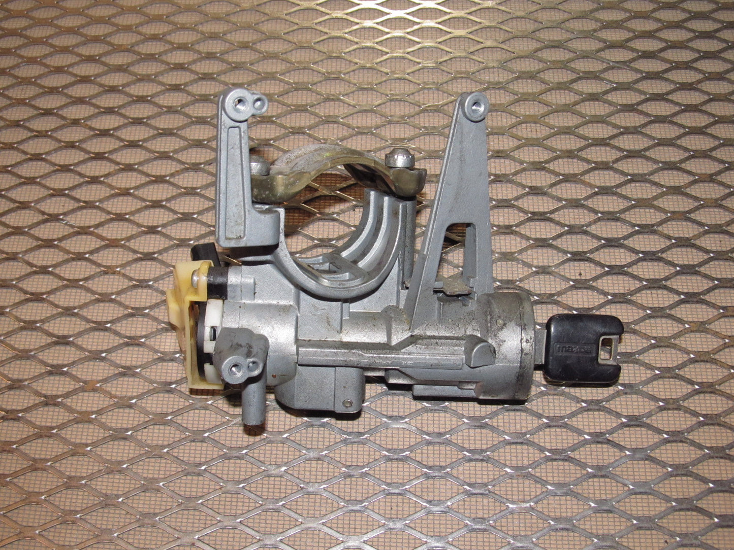 90 91 92 93 Mazda Miata OEM Ignition Lock Cylinder & Key – Autopartone.com