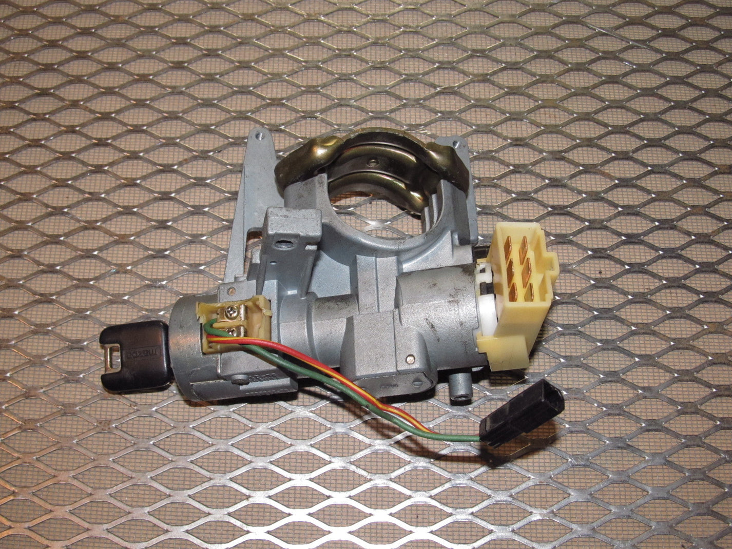 90 91 92 93 Mazda Miata OEM Ignition Lock Cylinder & Key – Autopartone.com