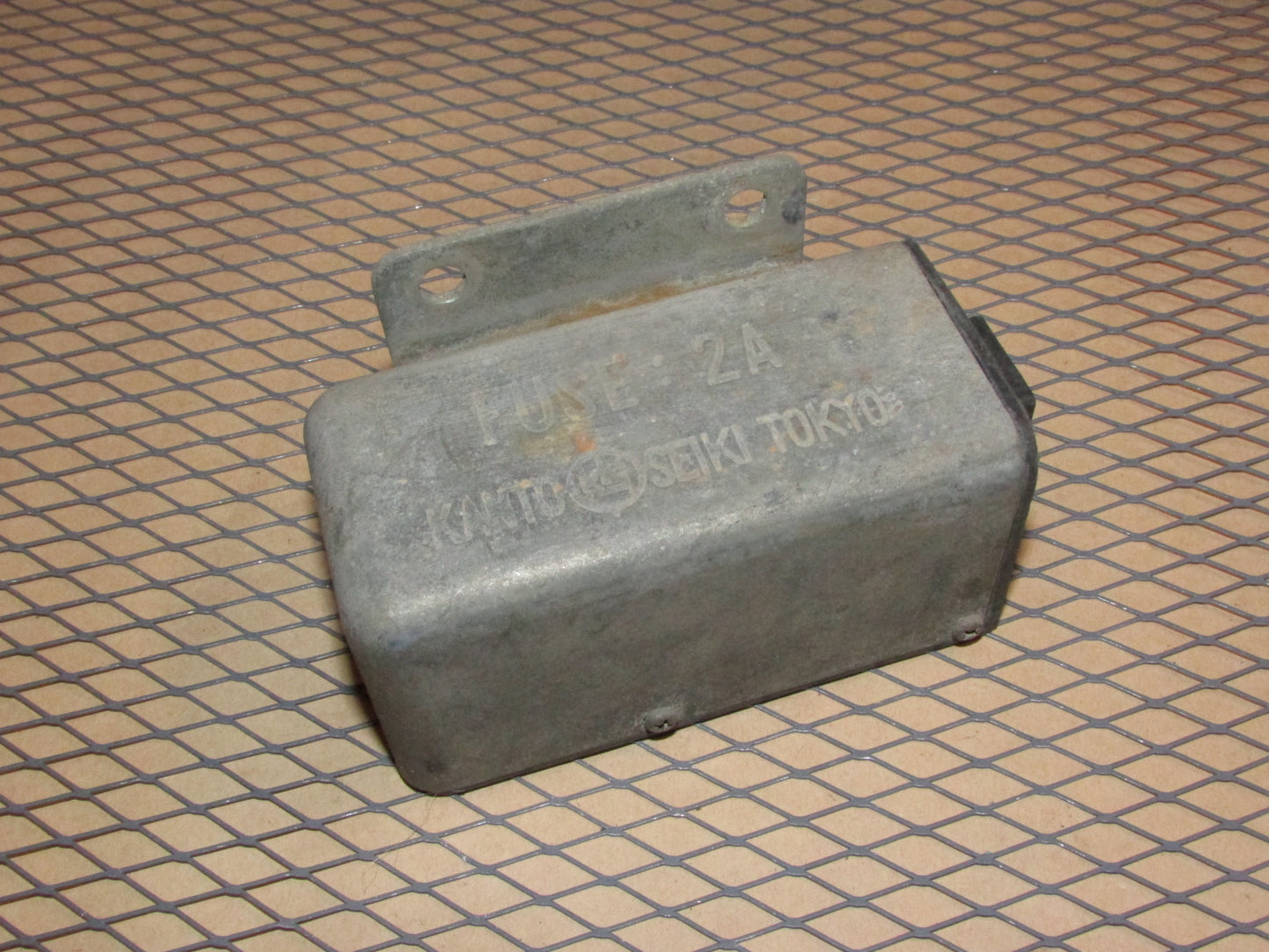 75 76 Datsun 280z OEM Relay Fuse 2A – Autopartone