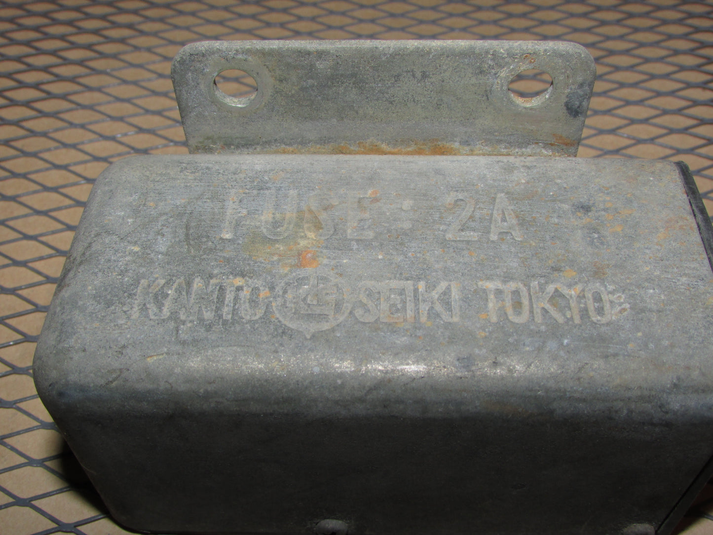 75 76 Datsun 280z OEM Relay Fuse 2A – Autopartone