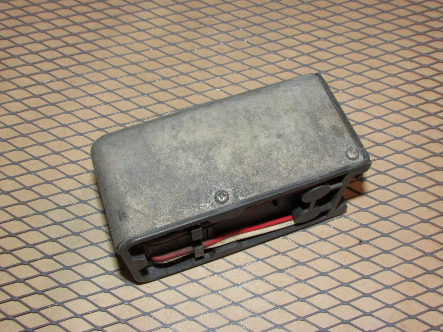 75 76 Datsun 280z OEM Relay Fuse 2A – Autopartone